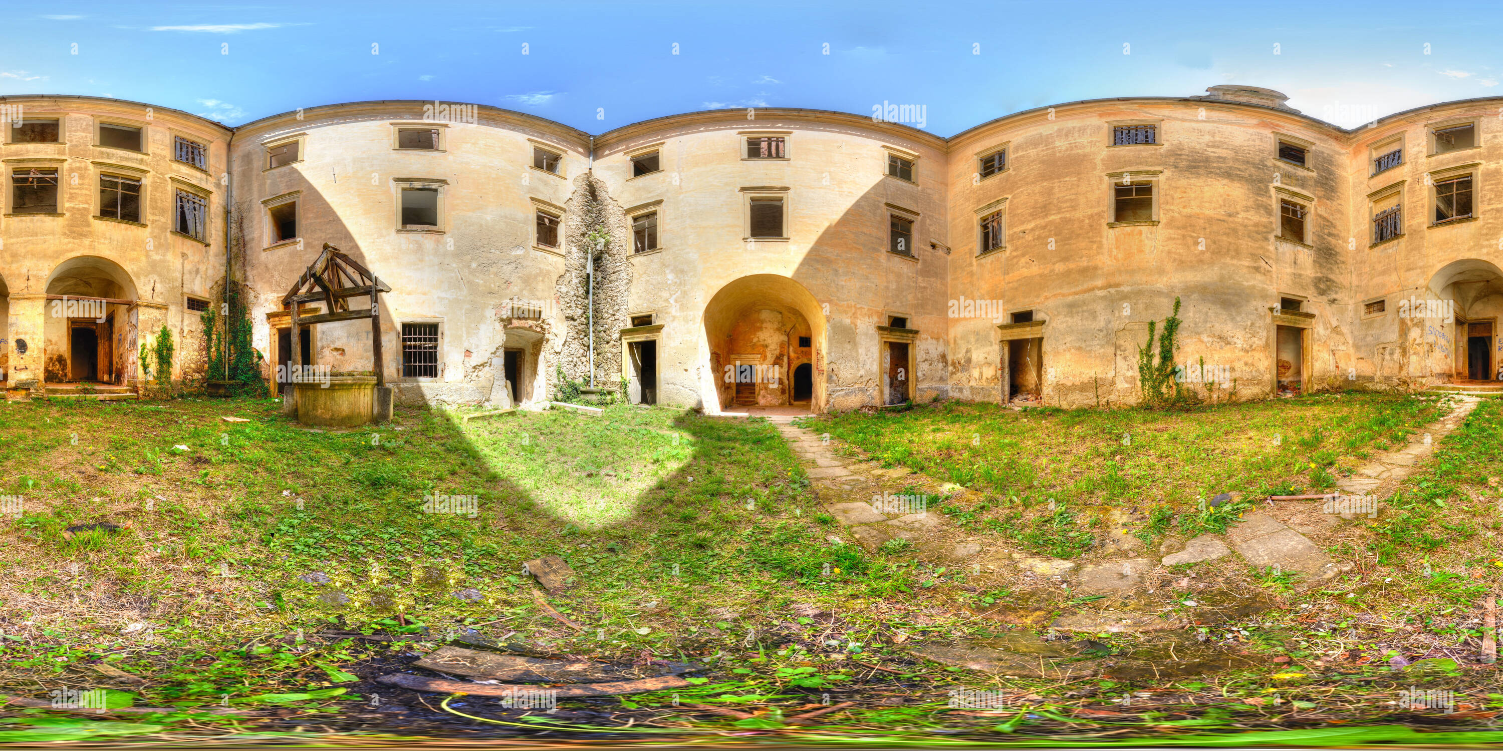 360° view of Grad Podčetrtek - dvorisce - Alamy