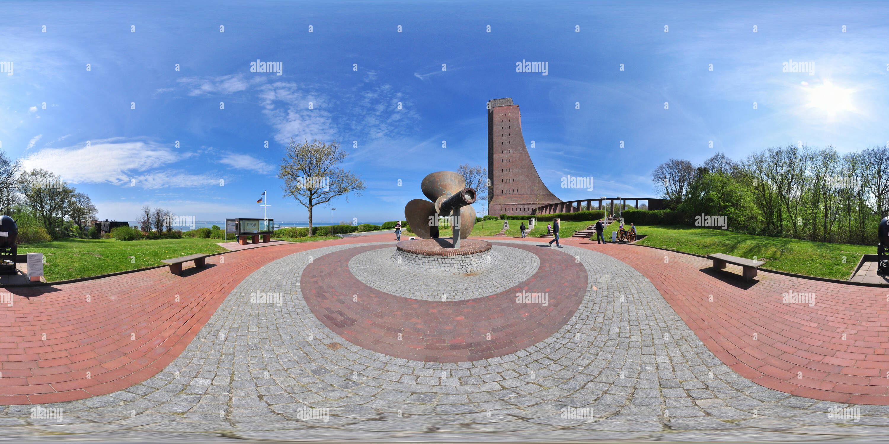 360° view of Laboe - Schiffsschraube und Marine-Denkmal - Alamy