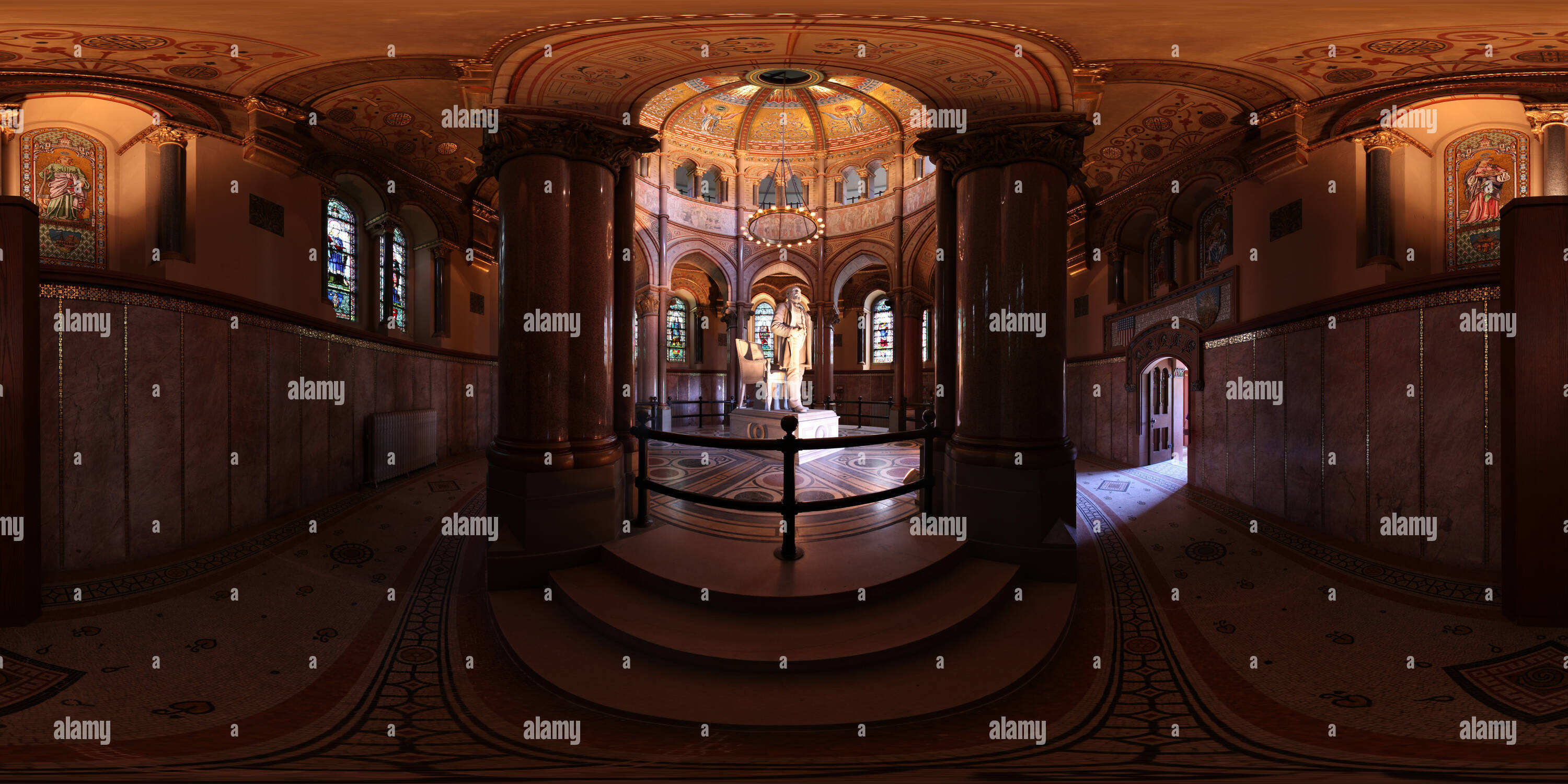 360° view of James Garfield Monument, Main Floor - Alamy