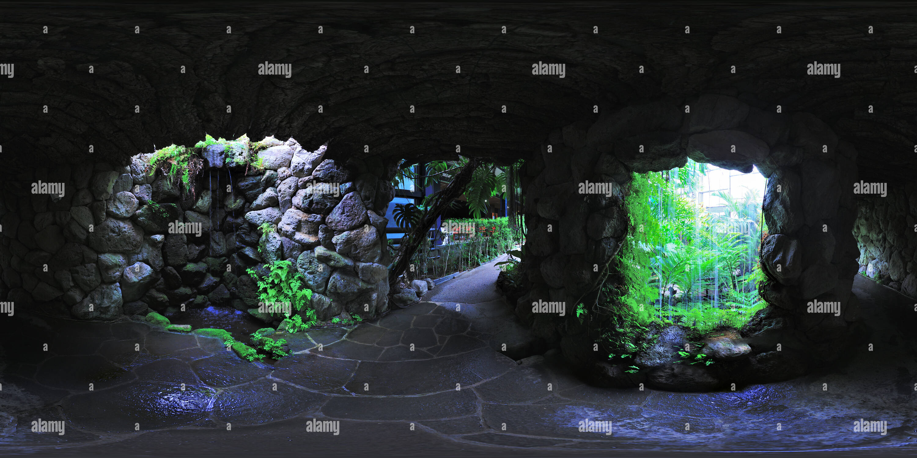 360° view of backside of waterfall - Alamy