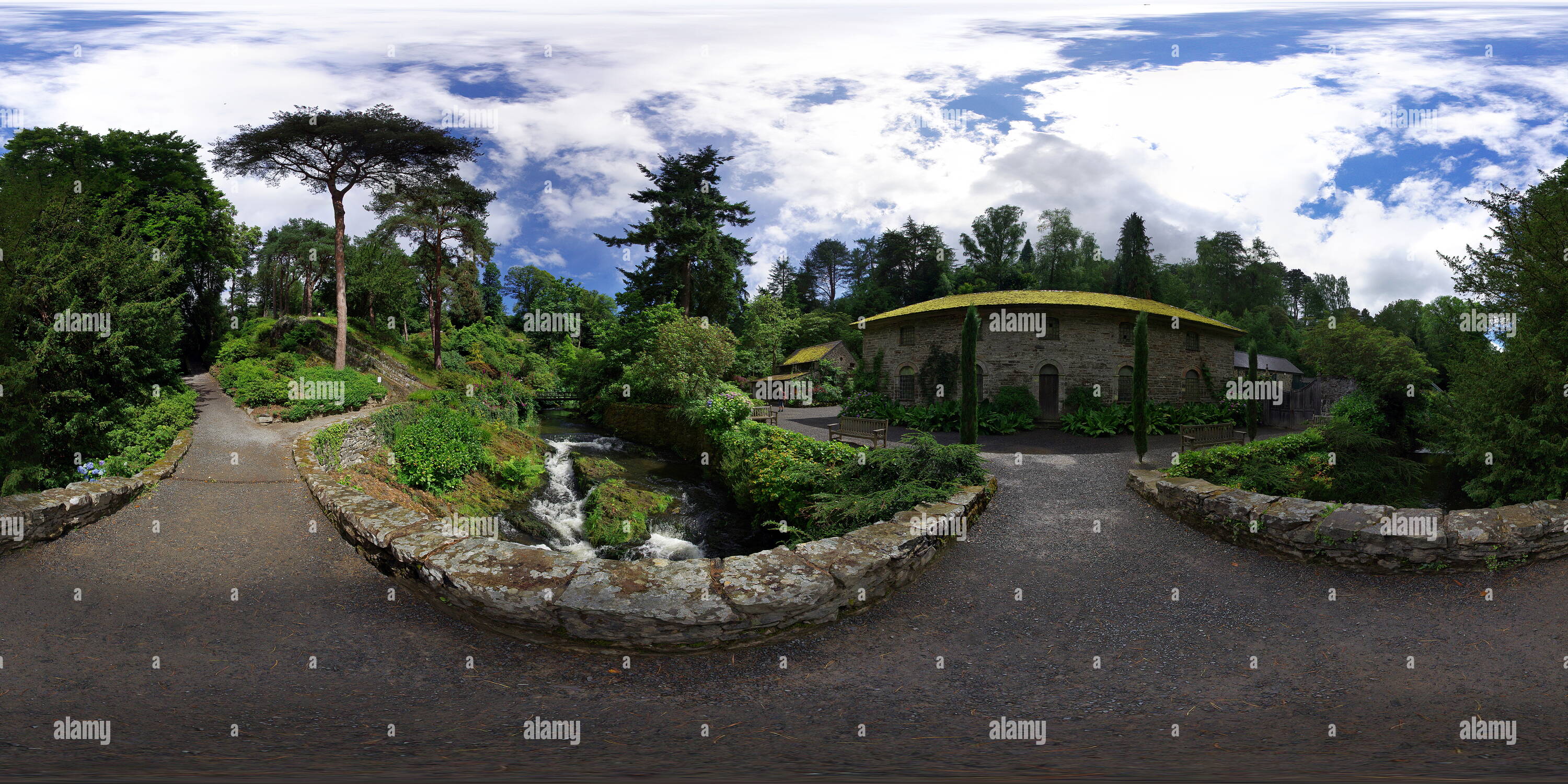 360° view of Bodnant gardens - in the Dell - Alamy