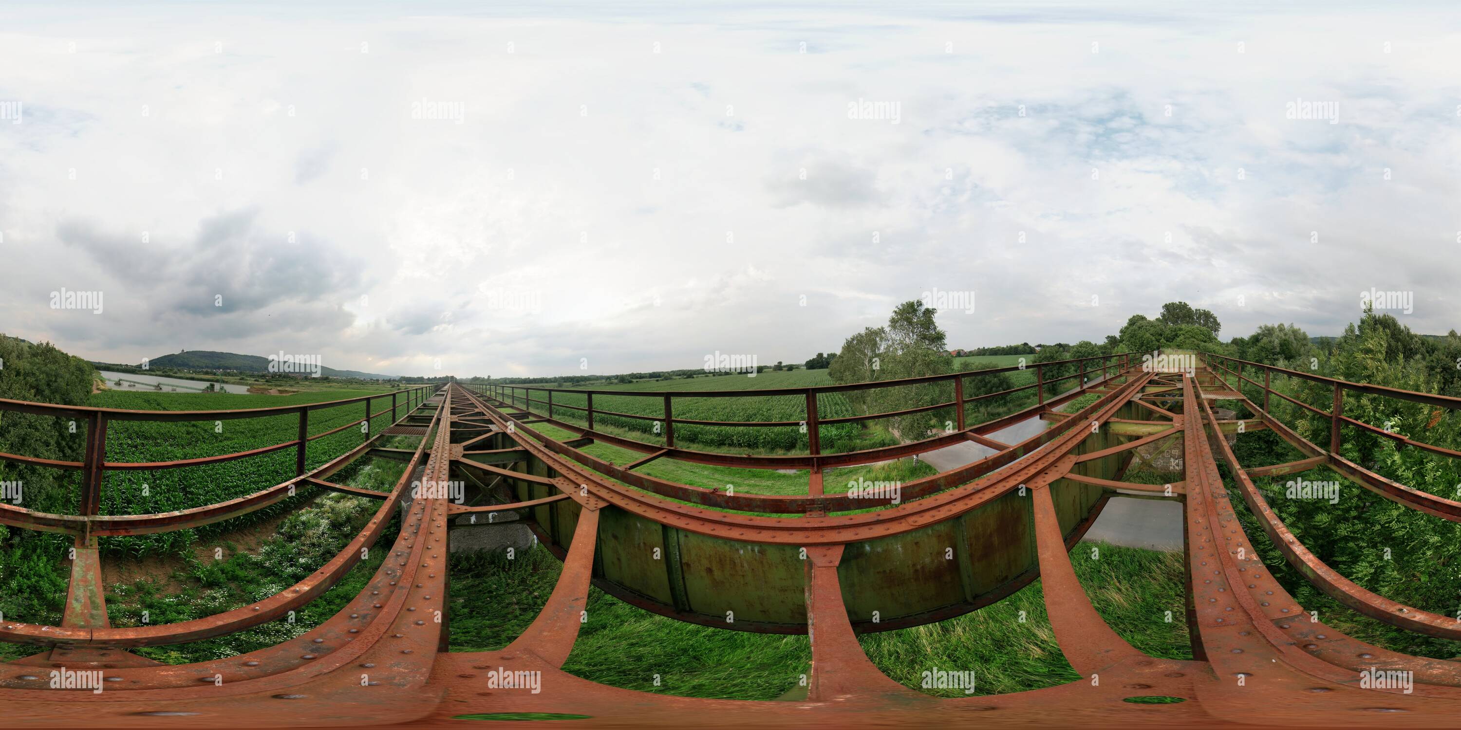 Alte eisenbahnbrucke hi-res stock photography and images - Alamy