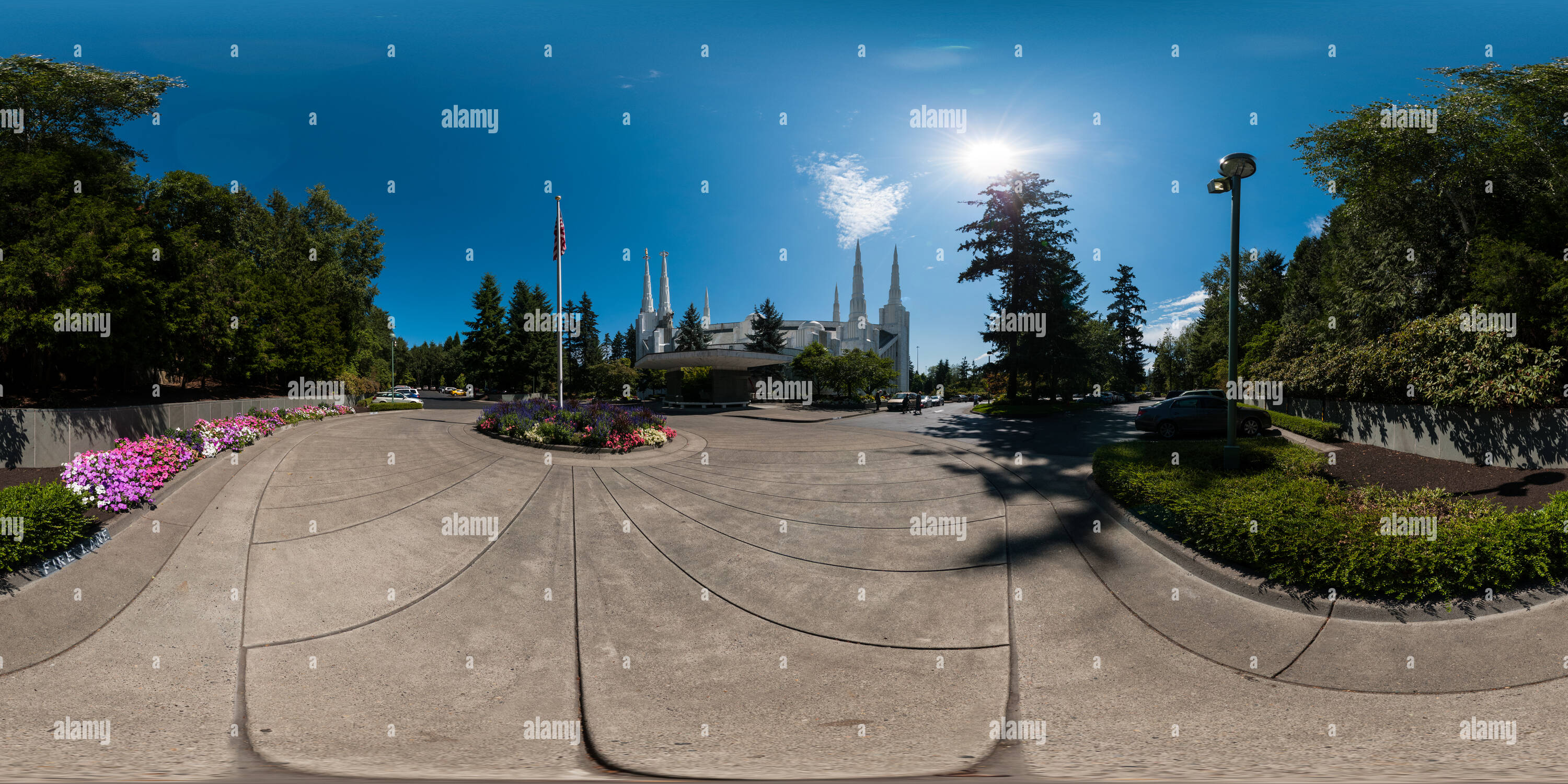 360° view of Portland LDS Temple, Lake Oswego, Oregon USA - Alamy