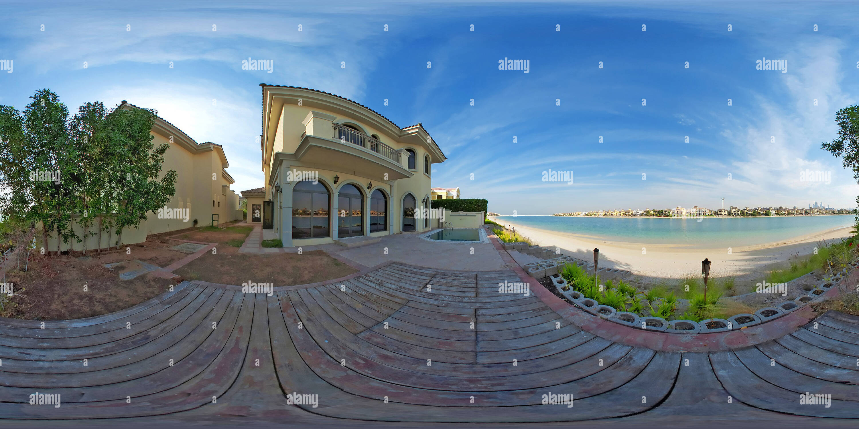 360° view of Palm Jumeirah Villa - Alamy