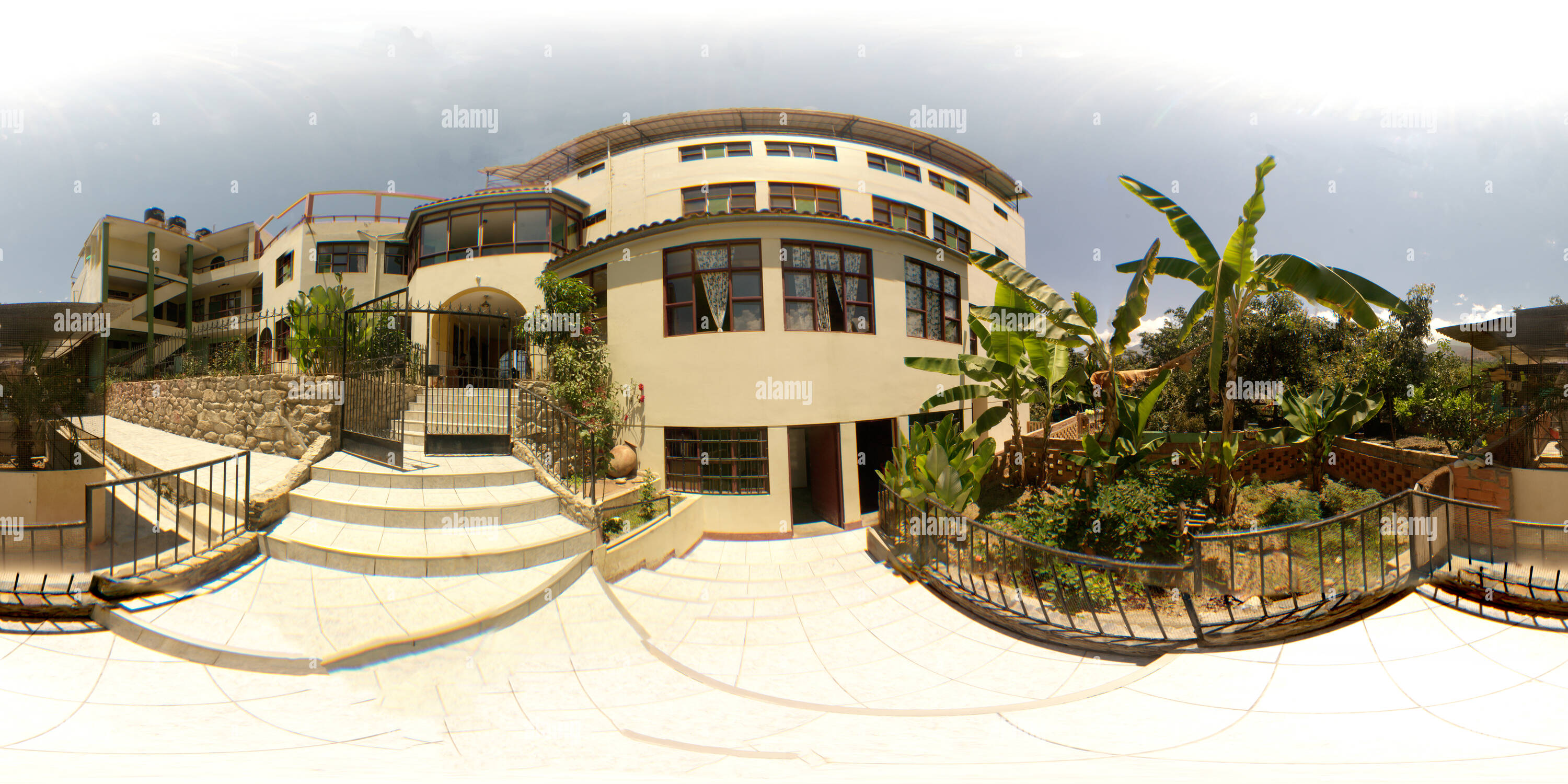 360° view of Courtyard of the Casa San Vicente - Jimbe Peru - Alamy