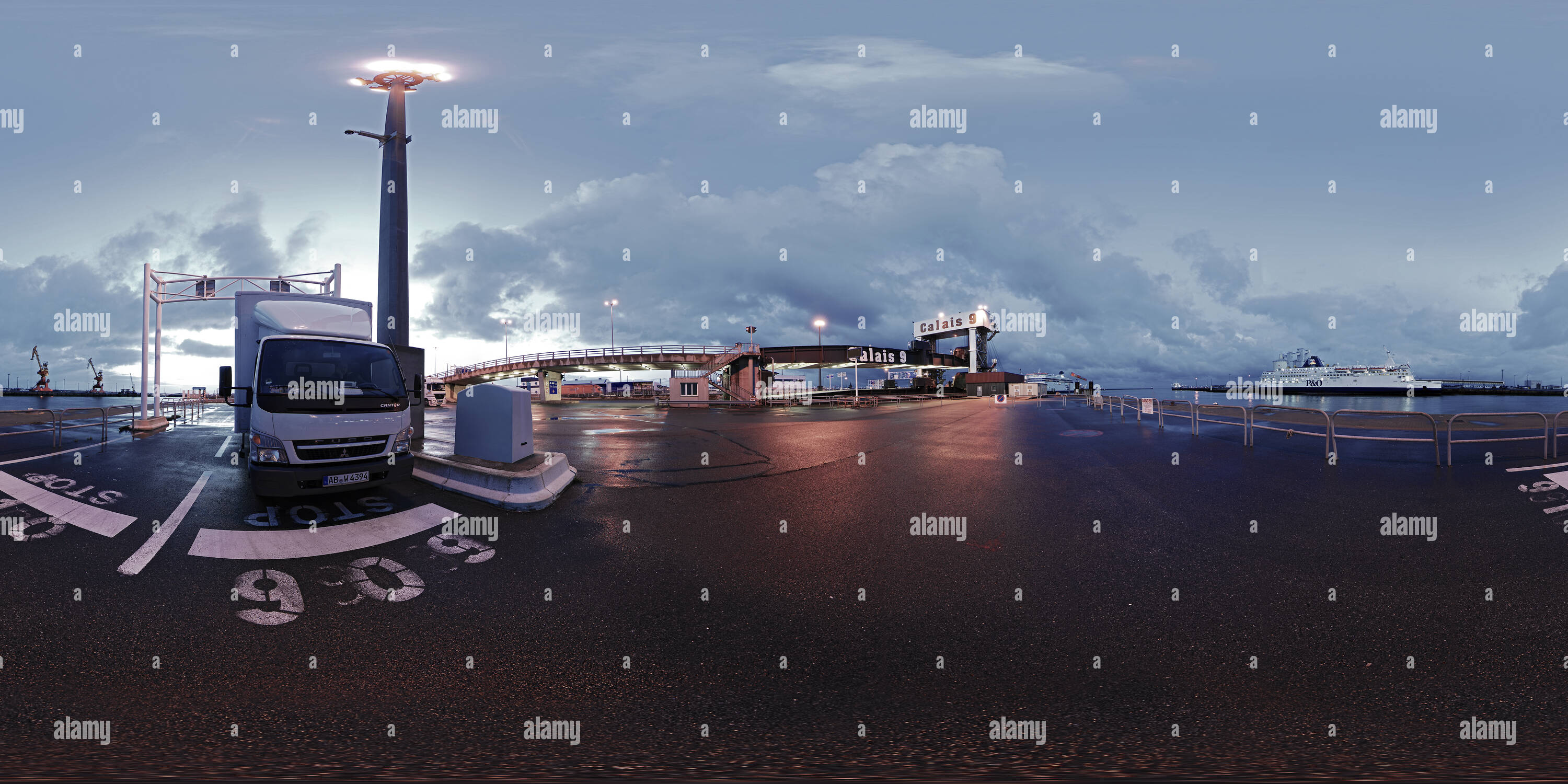 360° view of Calais Ferry Dock France P&O Ferry to Dover - Alamy