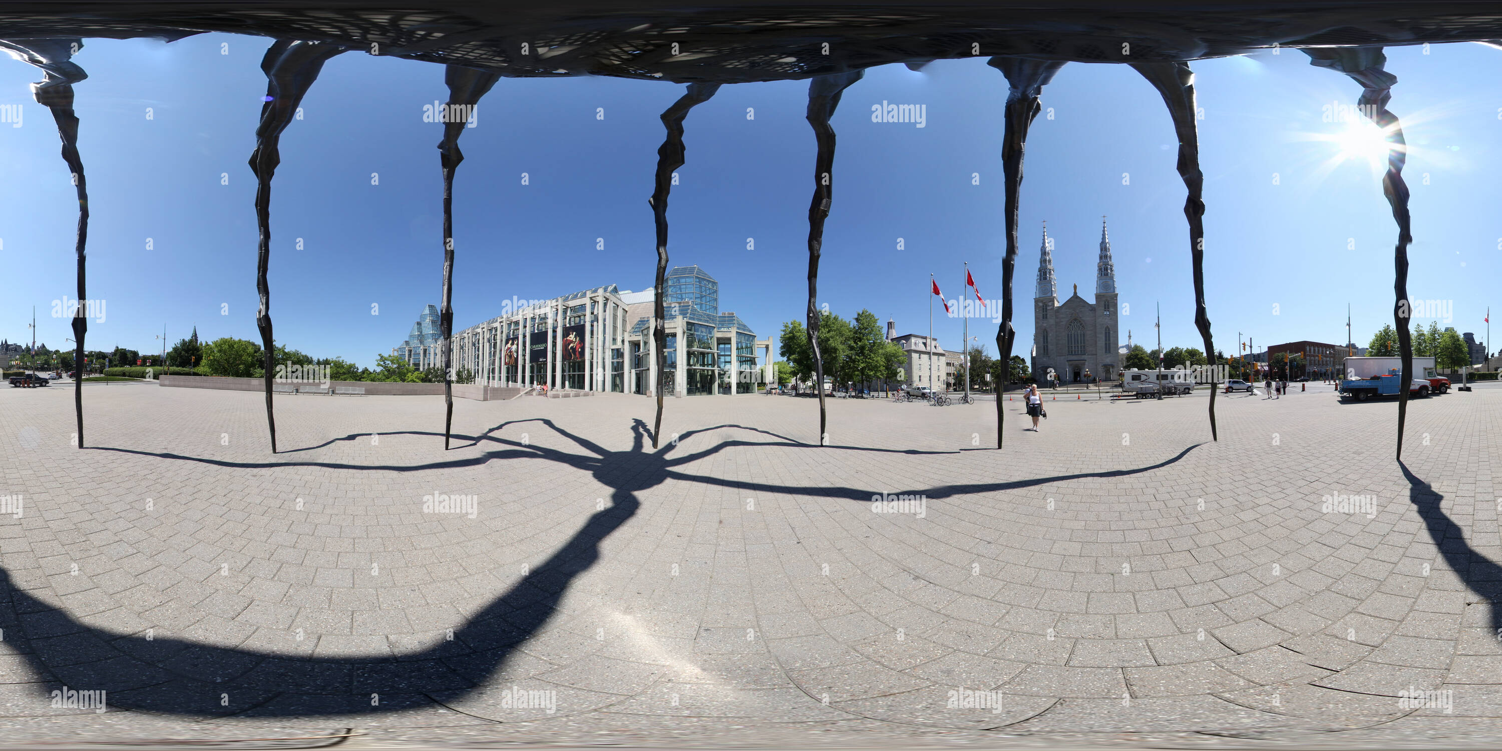 360° view of NATIONAL ART GALLERY / MAMAN STATUE - Alamy