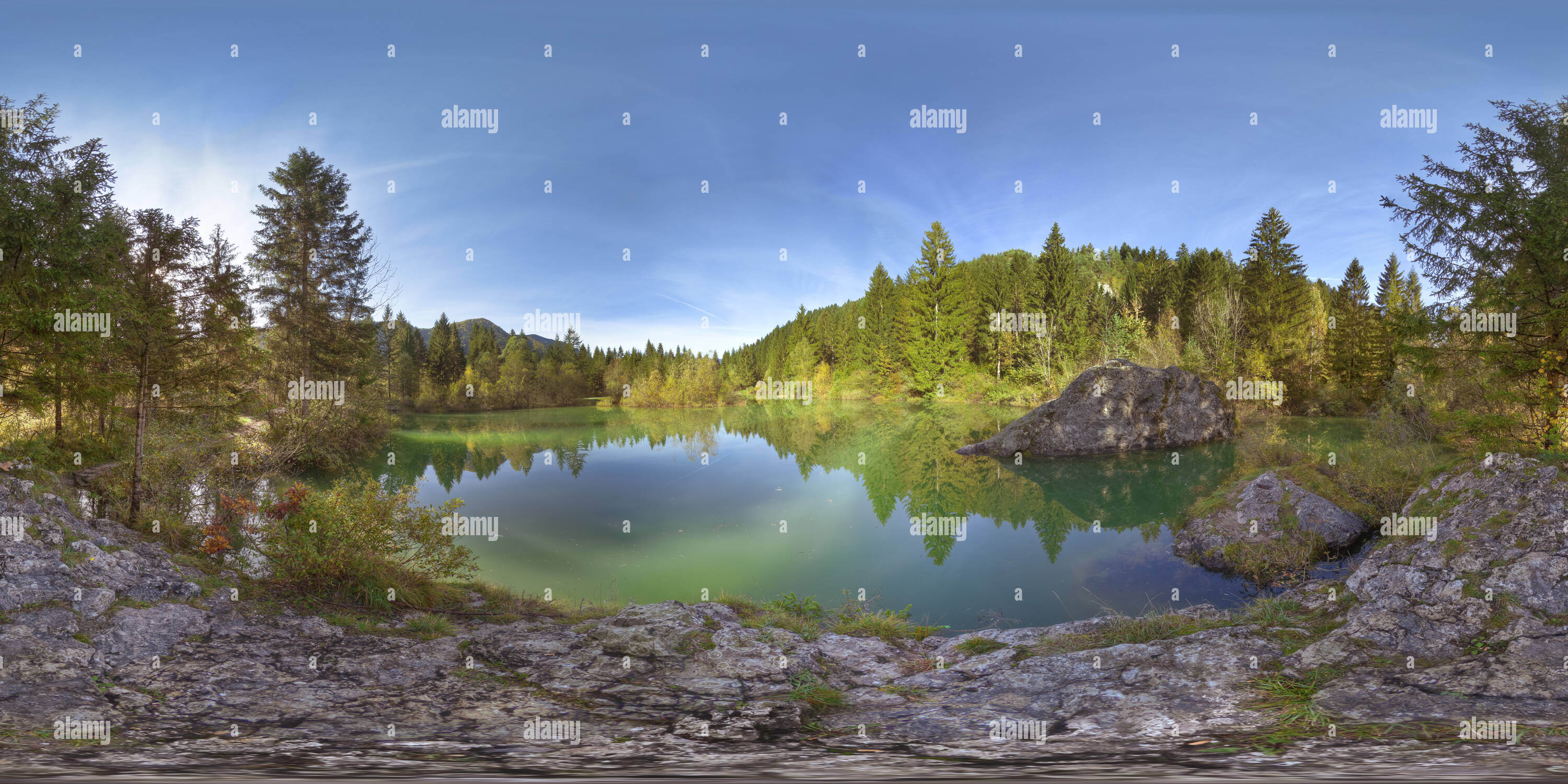 360° view of Lake in the periphery of the Alps near Bled - Alamy
