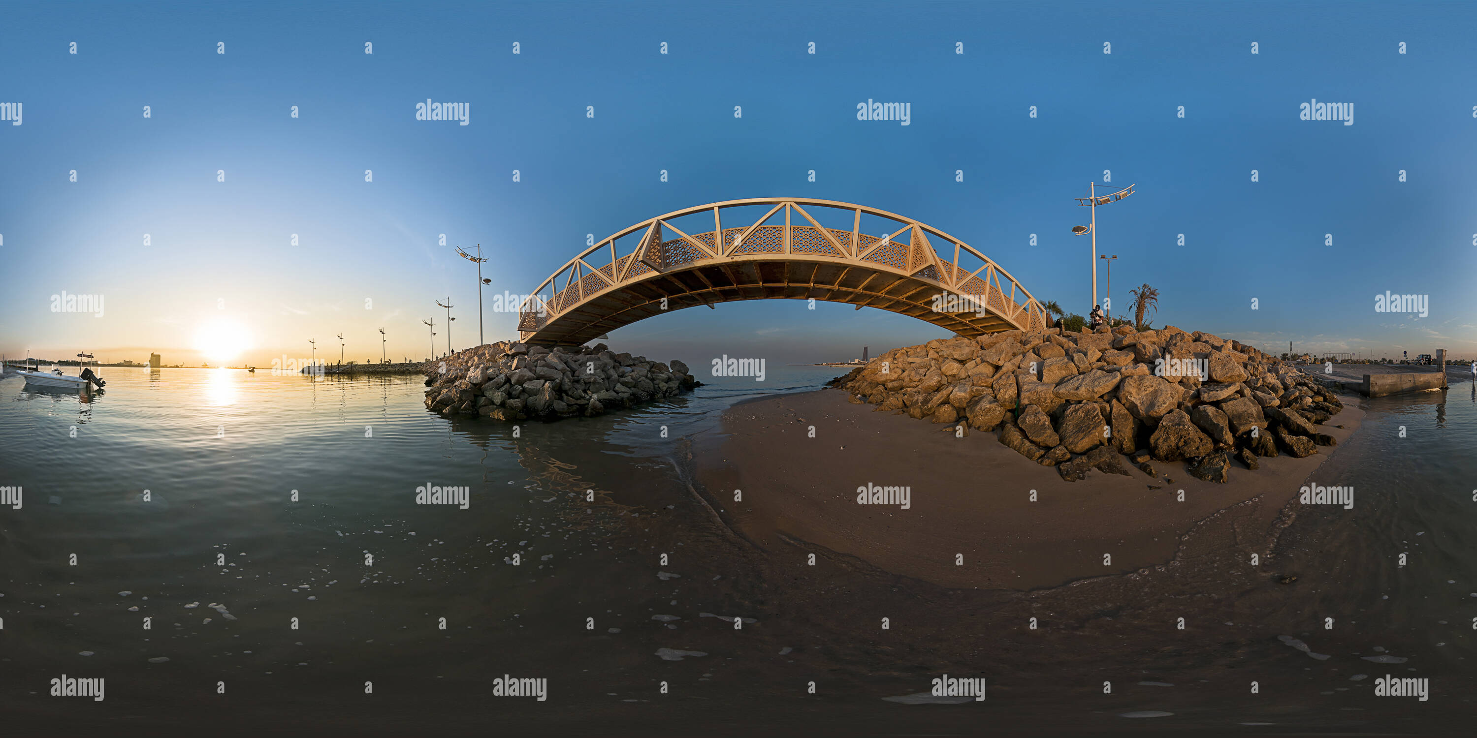 Kuwait bridge hi-res stock photography and images - Alamy