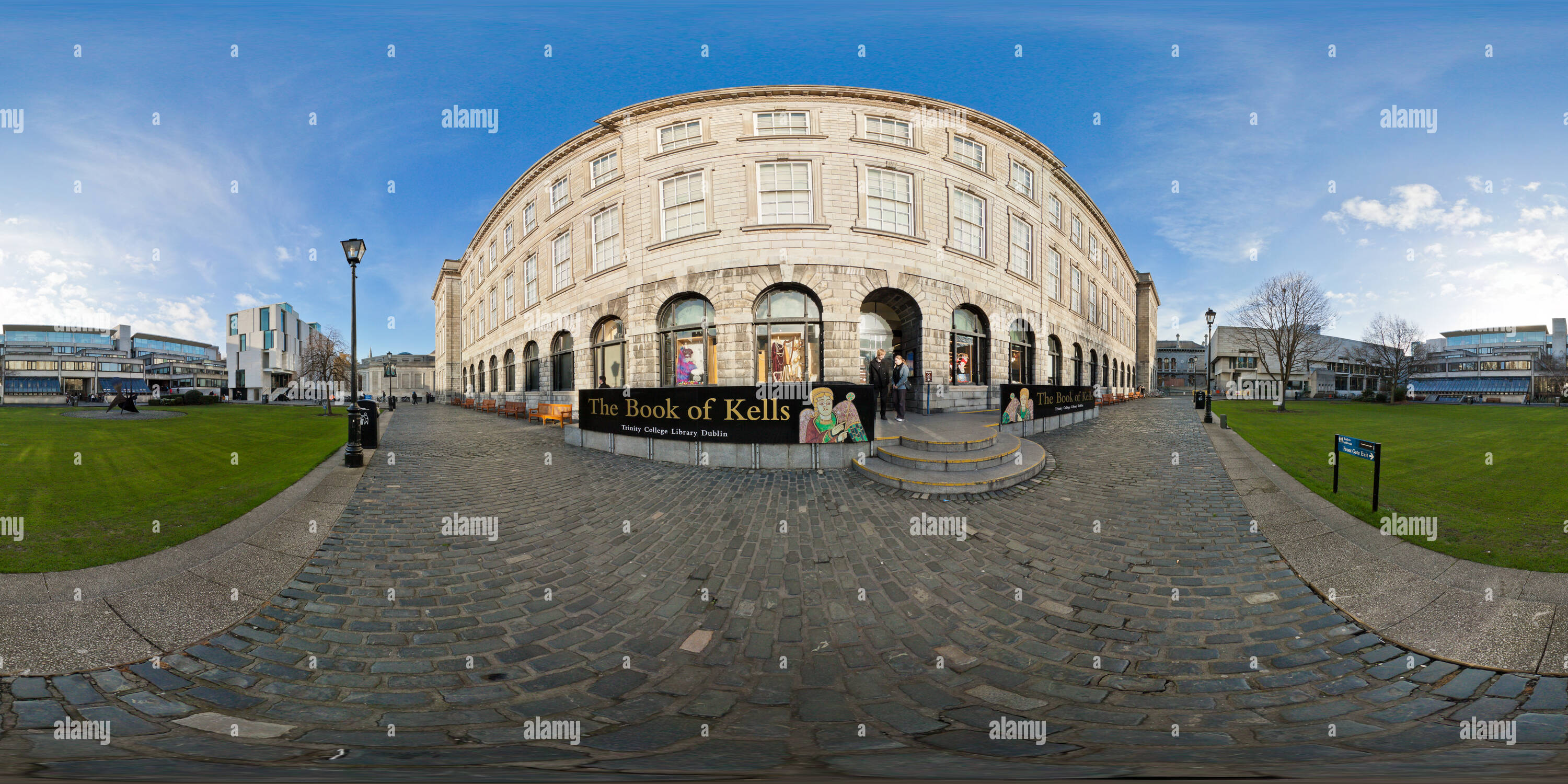 360° view of Fellows' square of The Trinity College, Dublin - Alamy