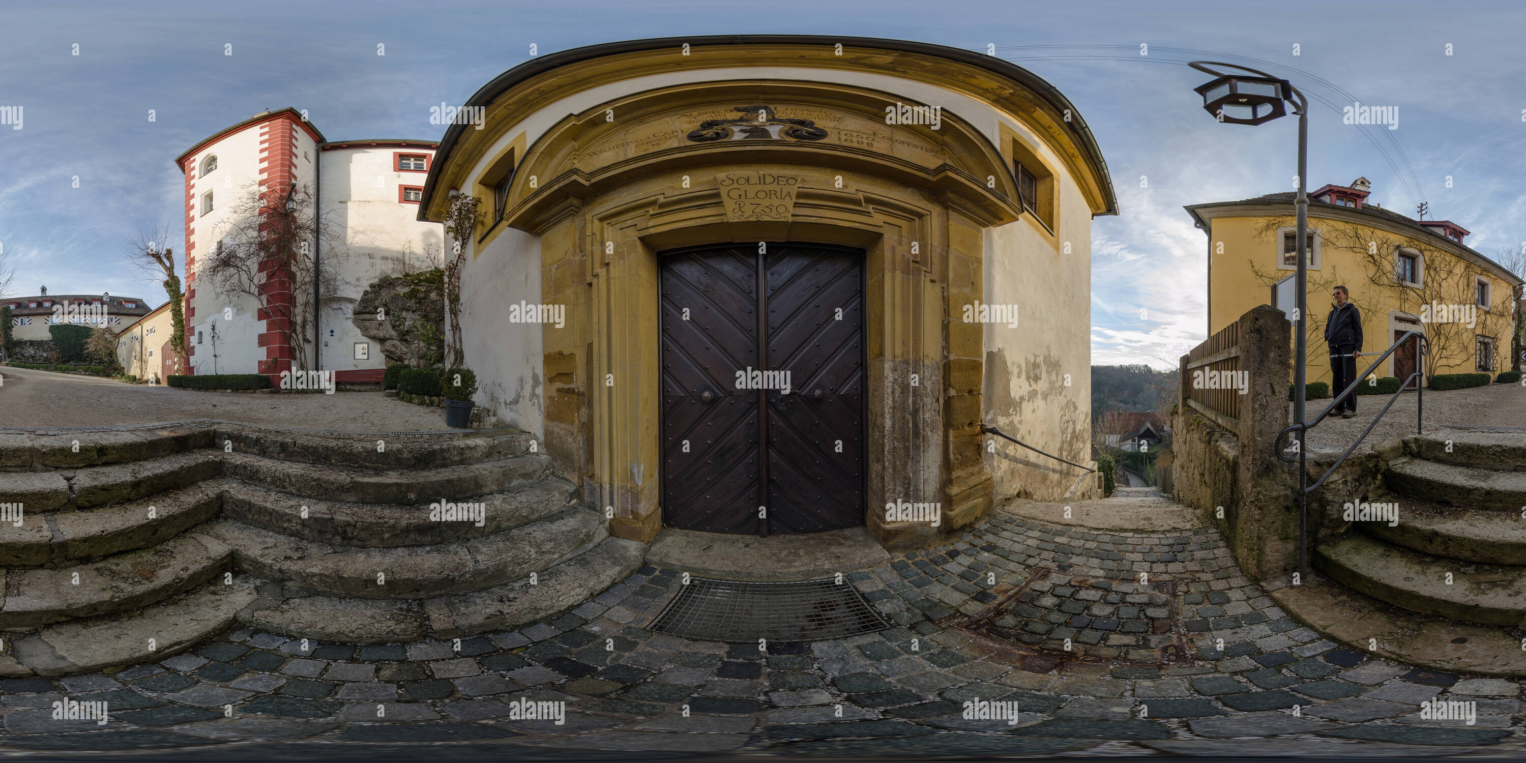 360° view of Castle Egloffstein and church - Alamy