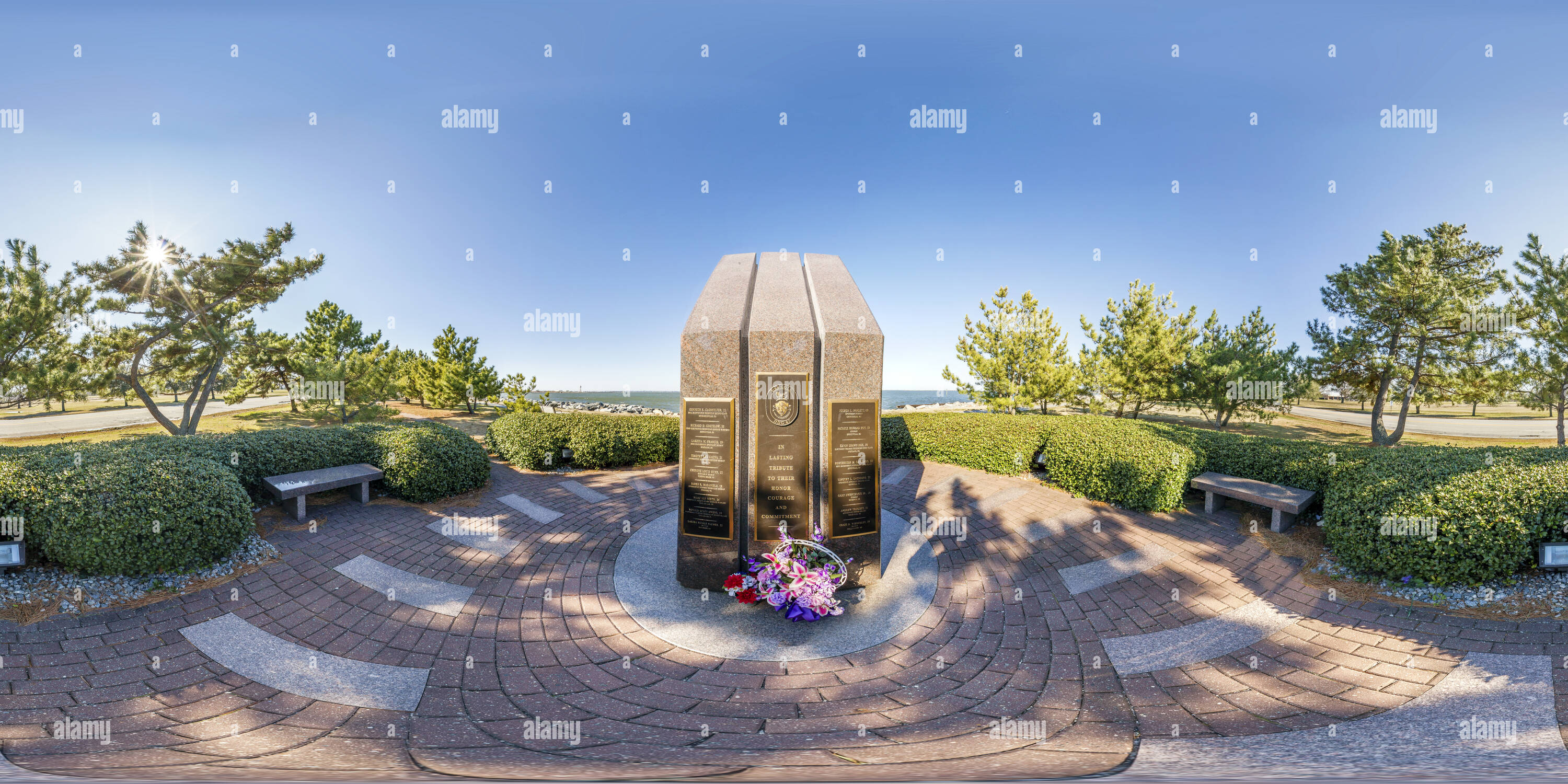 Uss cole memorial hi-res stock photography and images - Alamy