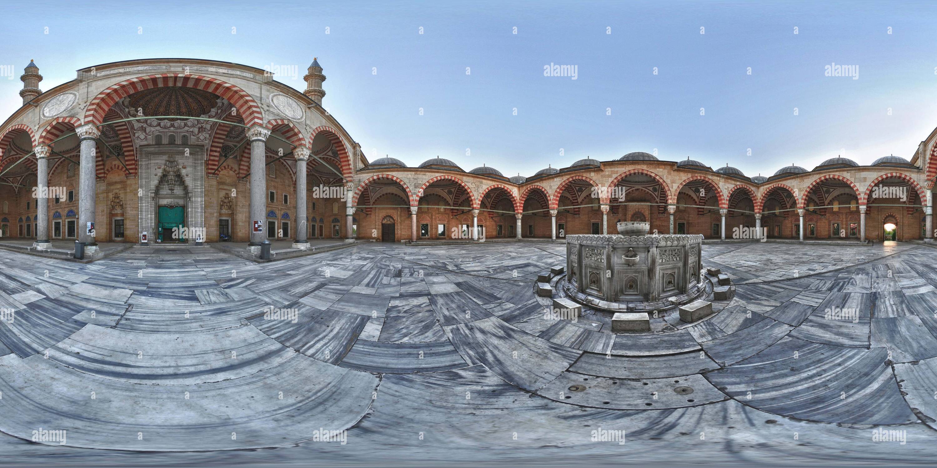 360° view of Historic Selimiye Mosque (İç Avlu - Alamy