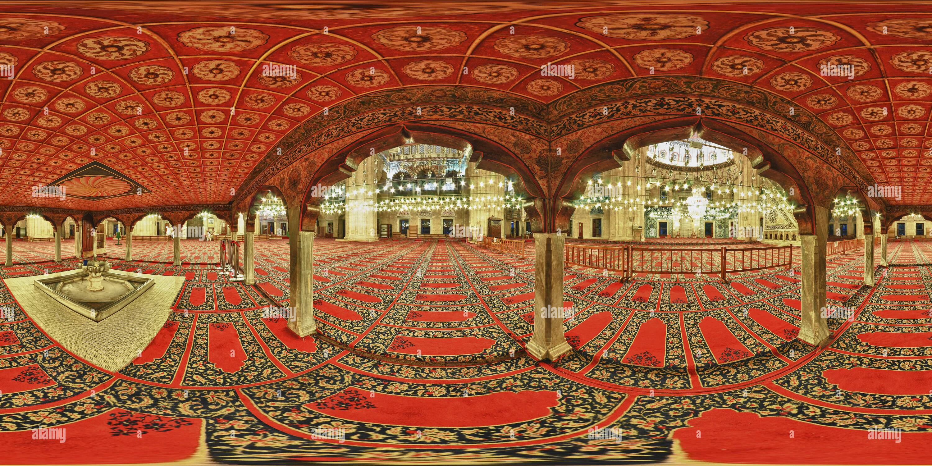 360° view of Historic Selimiye Mosque (Ters Lale Motifi - Alamy