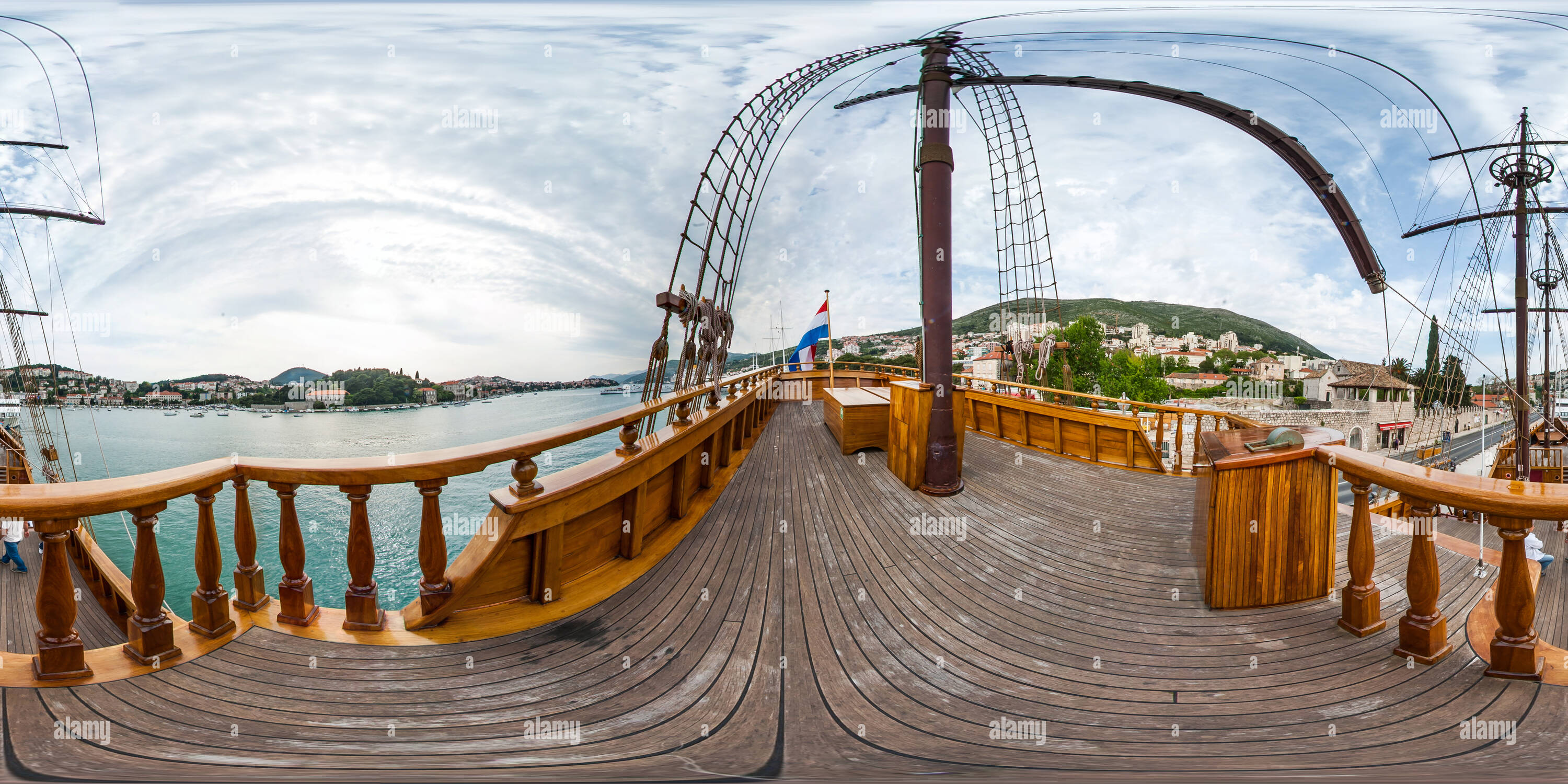 Carrack ship hi-res stock photography and images - Alamy