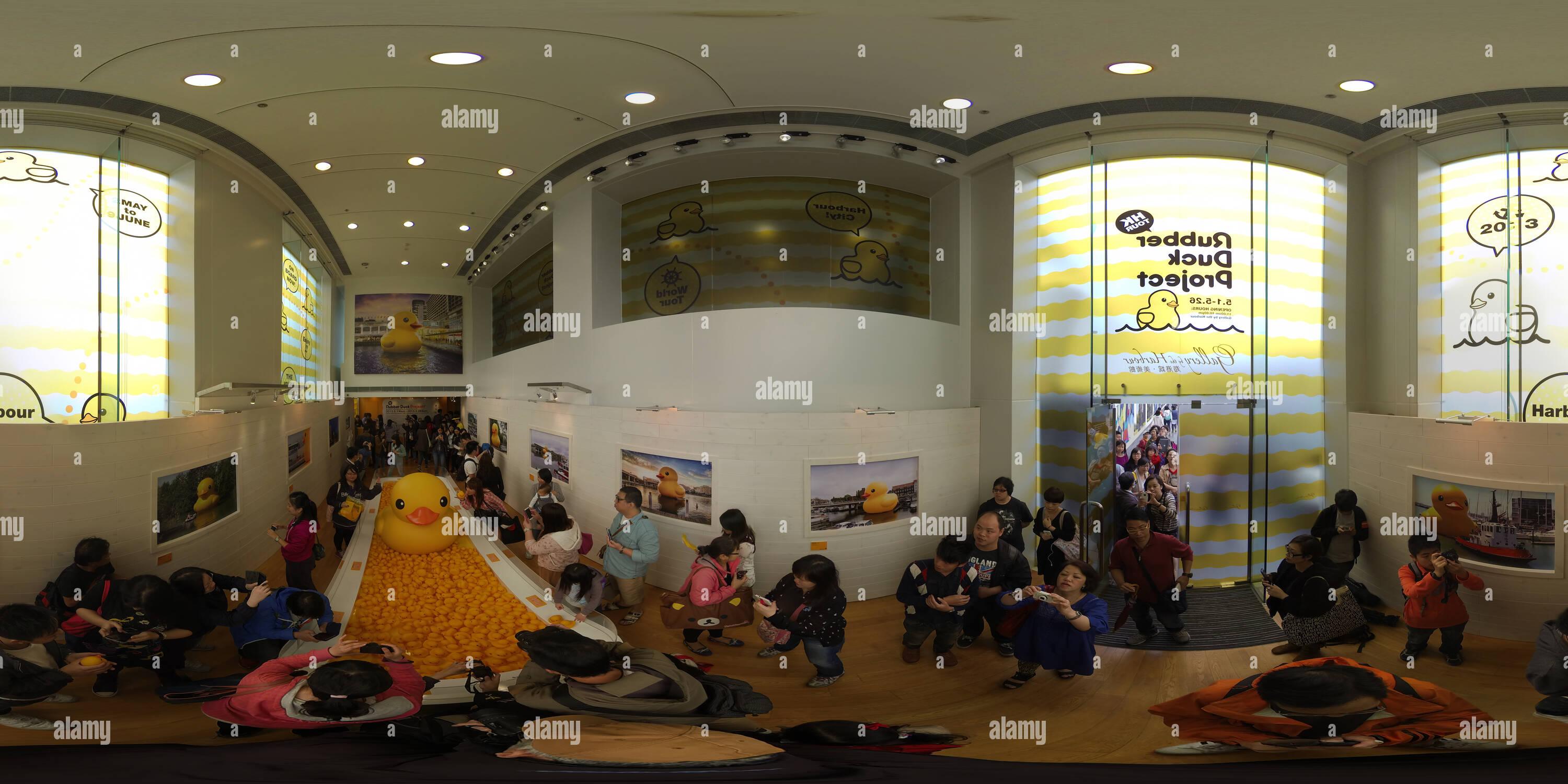360° View Of Rubber Duck Hk Tour Gallery Alamy