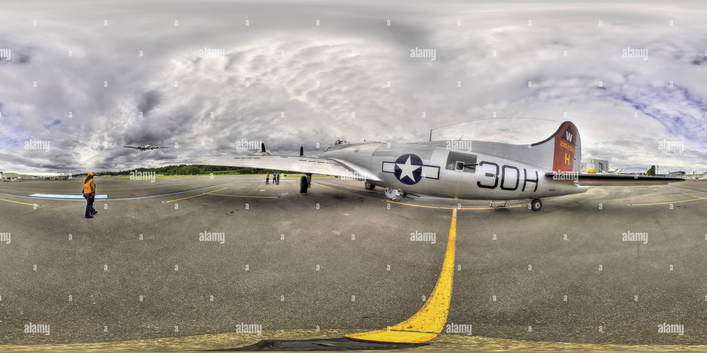 360° view of B-17 Aluminum Overcast, Side View, Museum of Flight ...