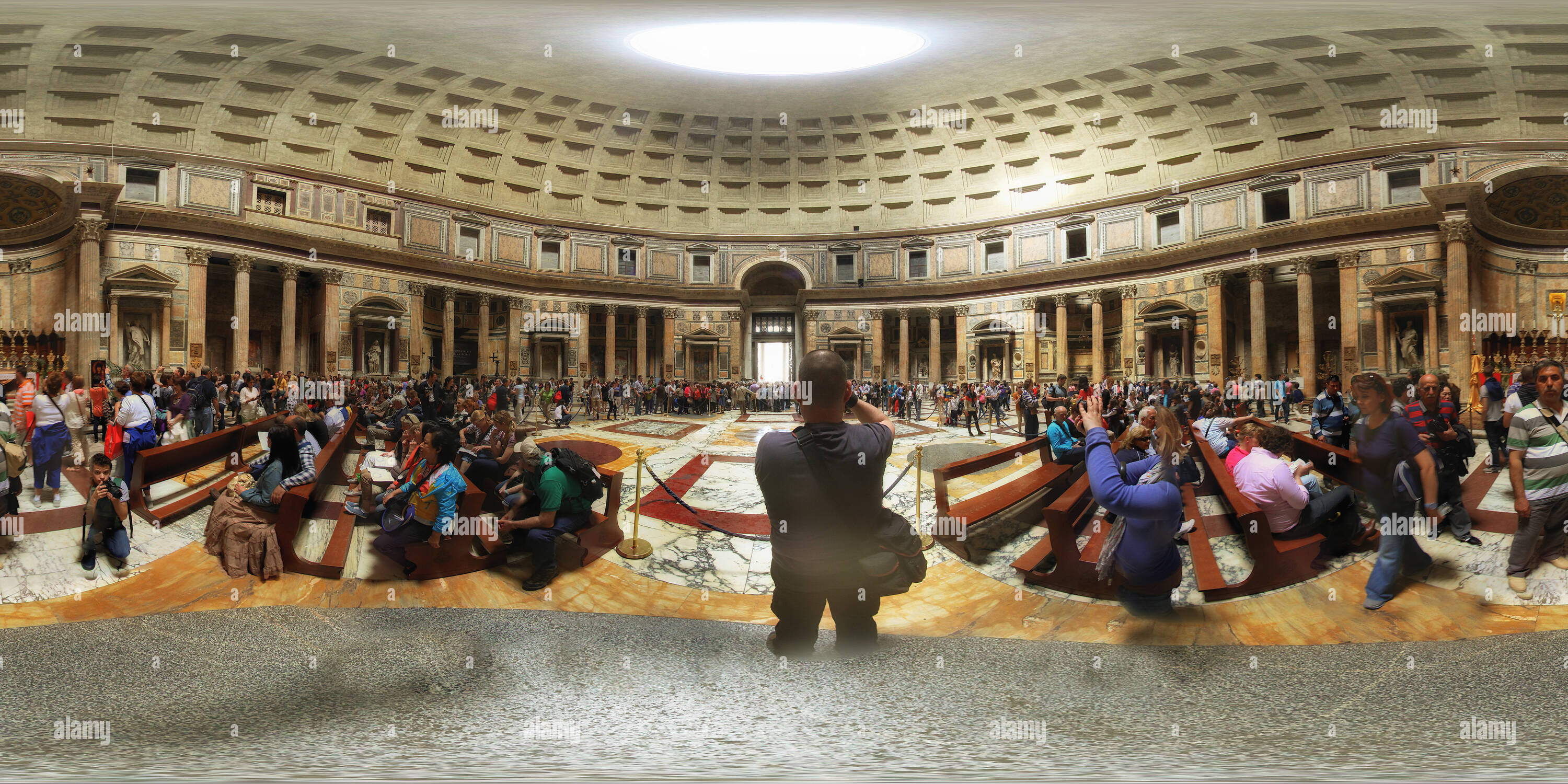 360° view of Pantheon Temple-Rome - Pantheon Tapinagi-by OMER ABALI - Alamy