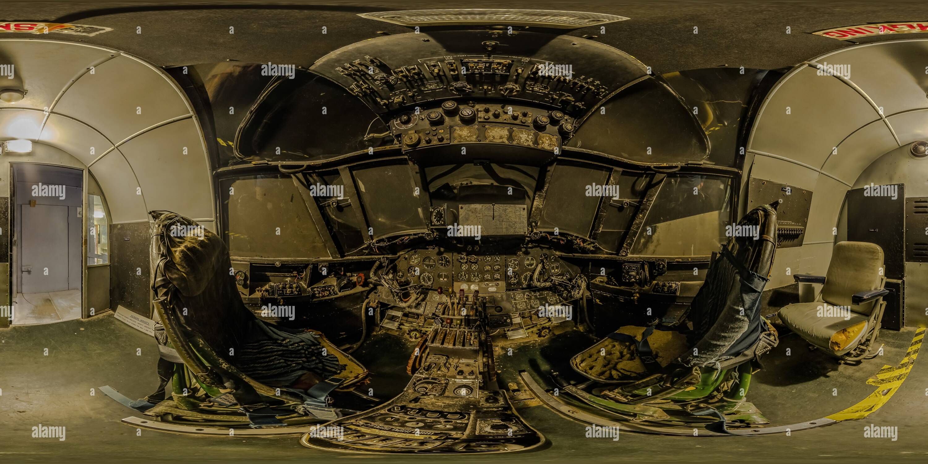 360° view of Vickers Varsity cockpit - Alamy