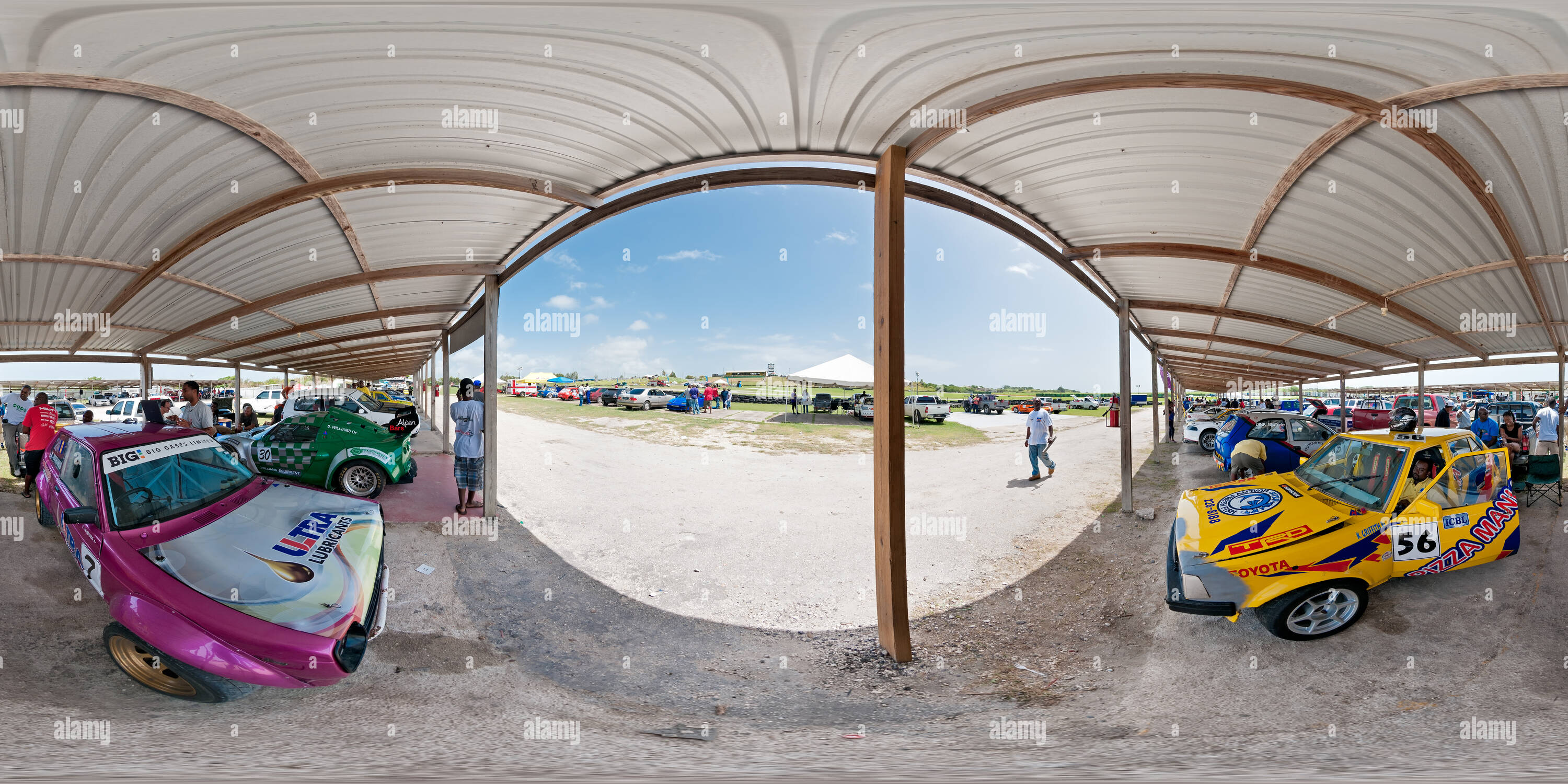360° view of Bushy Park race track - pits - Alamy