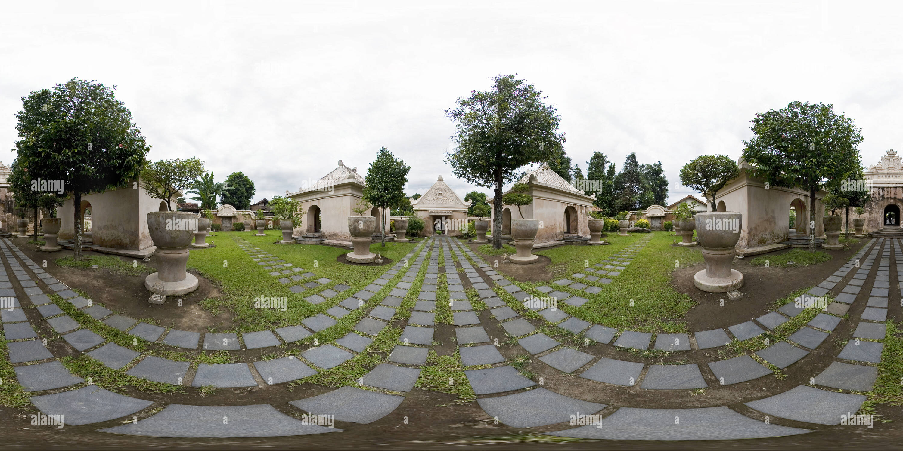 360° view of Gedhong Sekawan Water Castle - Alamy