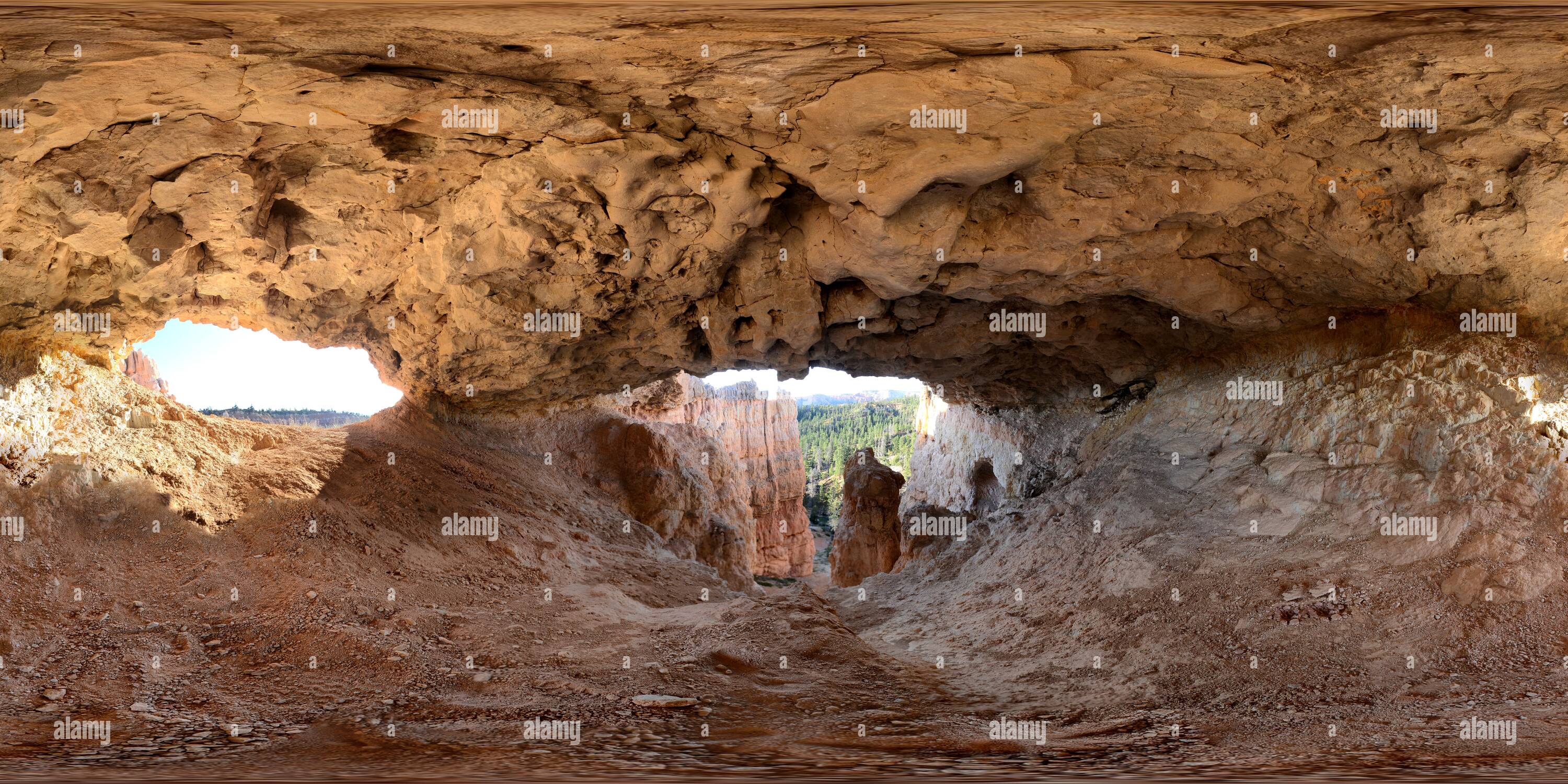 360° view of Inside a little Cave in Bryce Canyon - Alamy