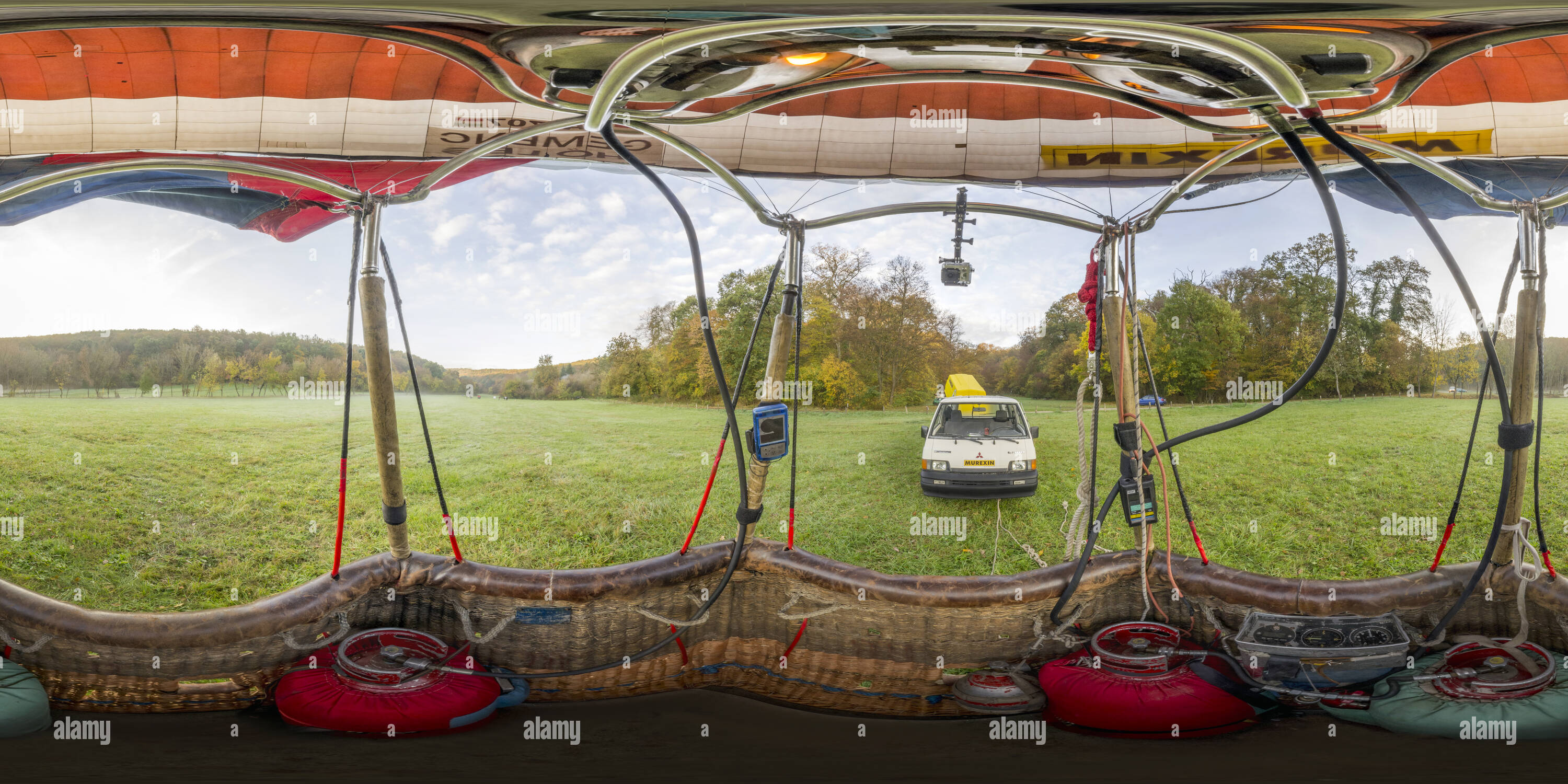 360° view of Inside a hot air balloon - Alamy
