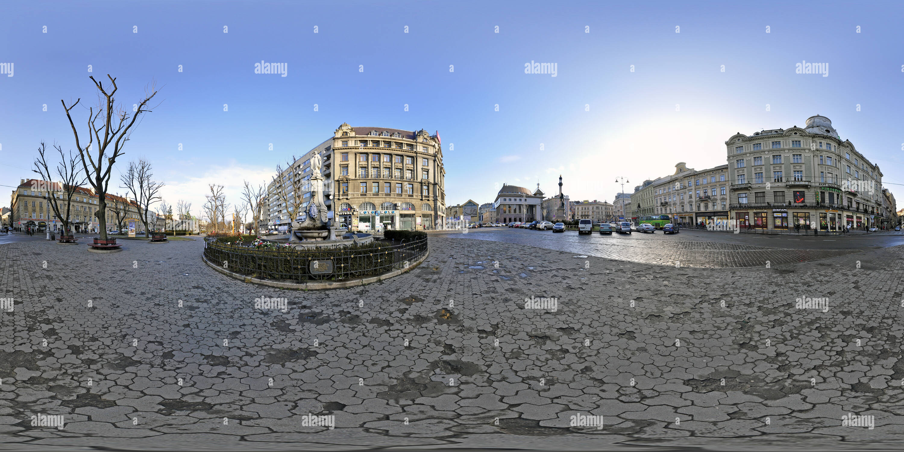 360° view of Statue of Our Lady - Lviv - Alamy