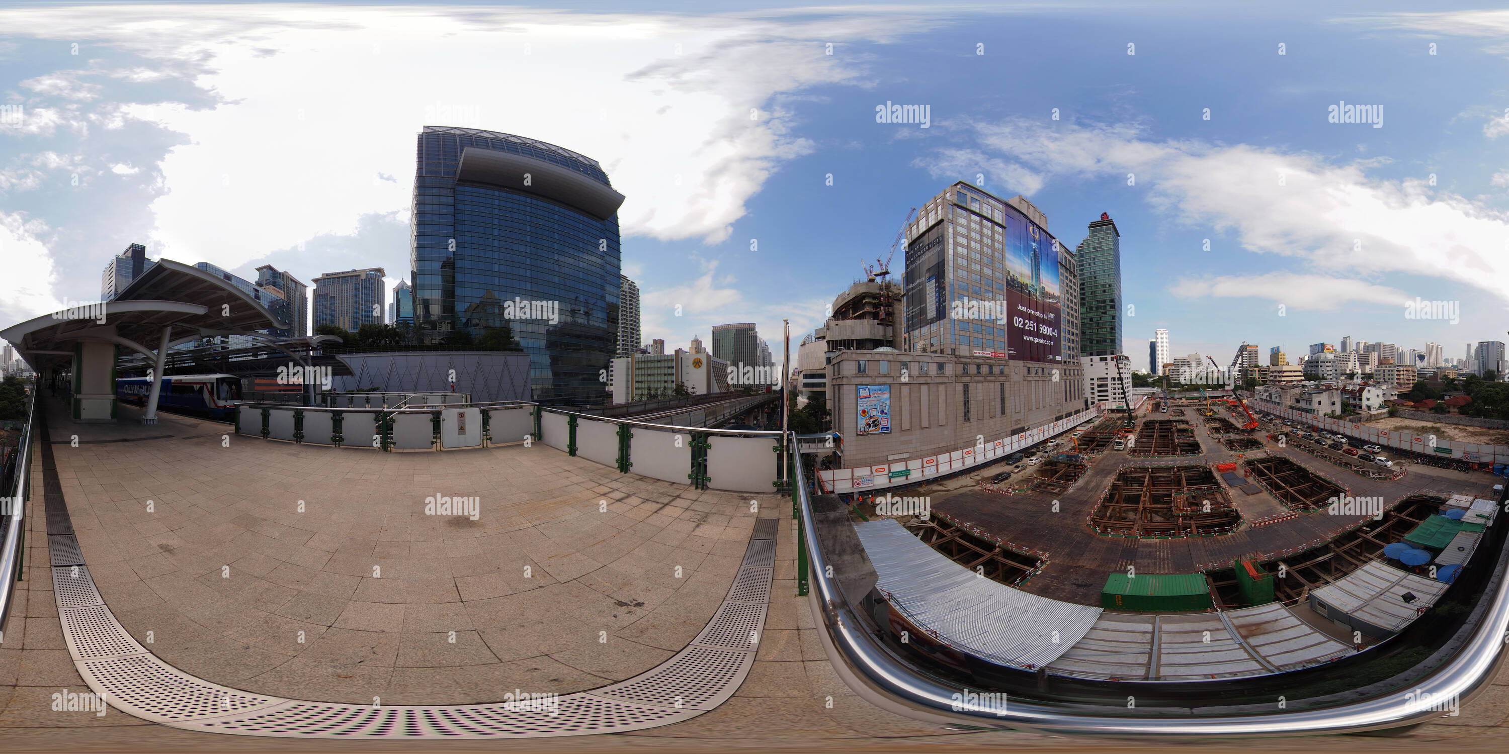 Phloen chit skytrain station hi-res stock photography and images - Alamy