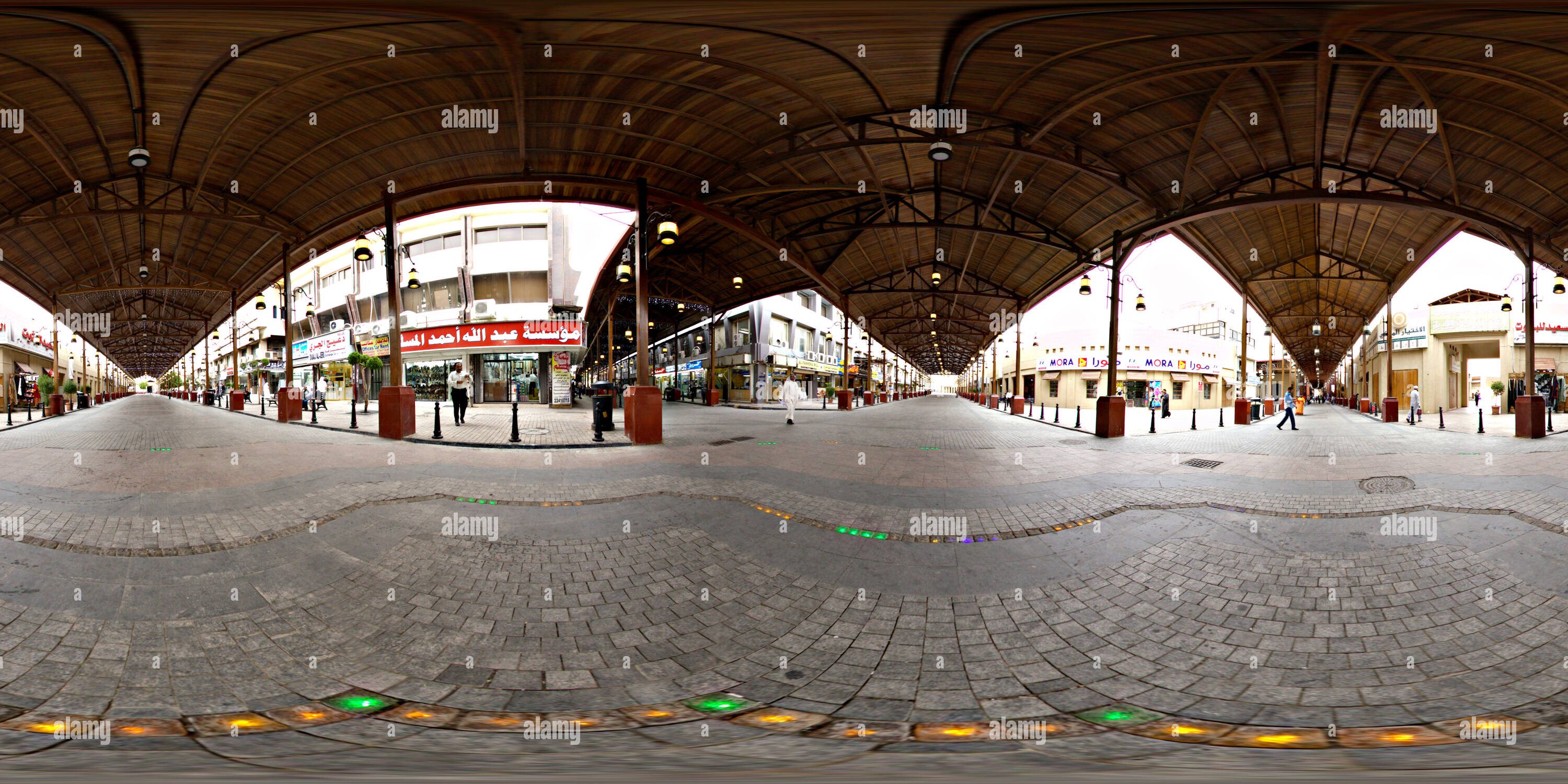 Kuwait souk al mubarakiya hi-res stock photography and images - Alamy