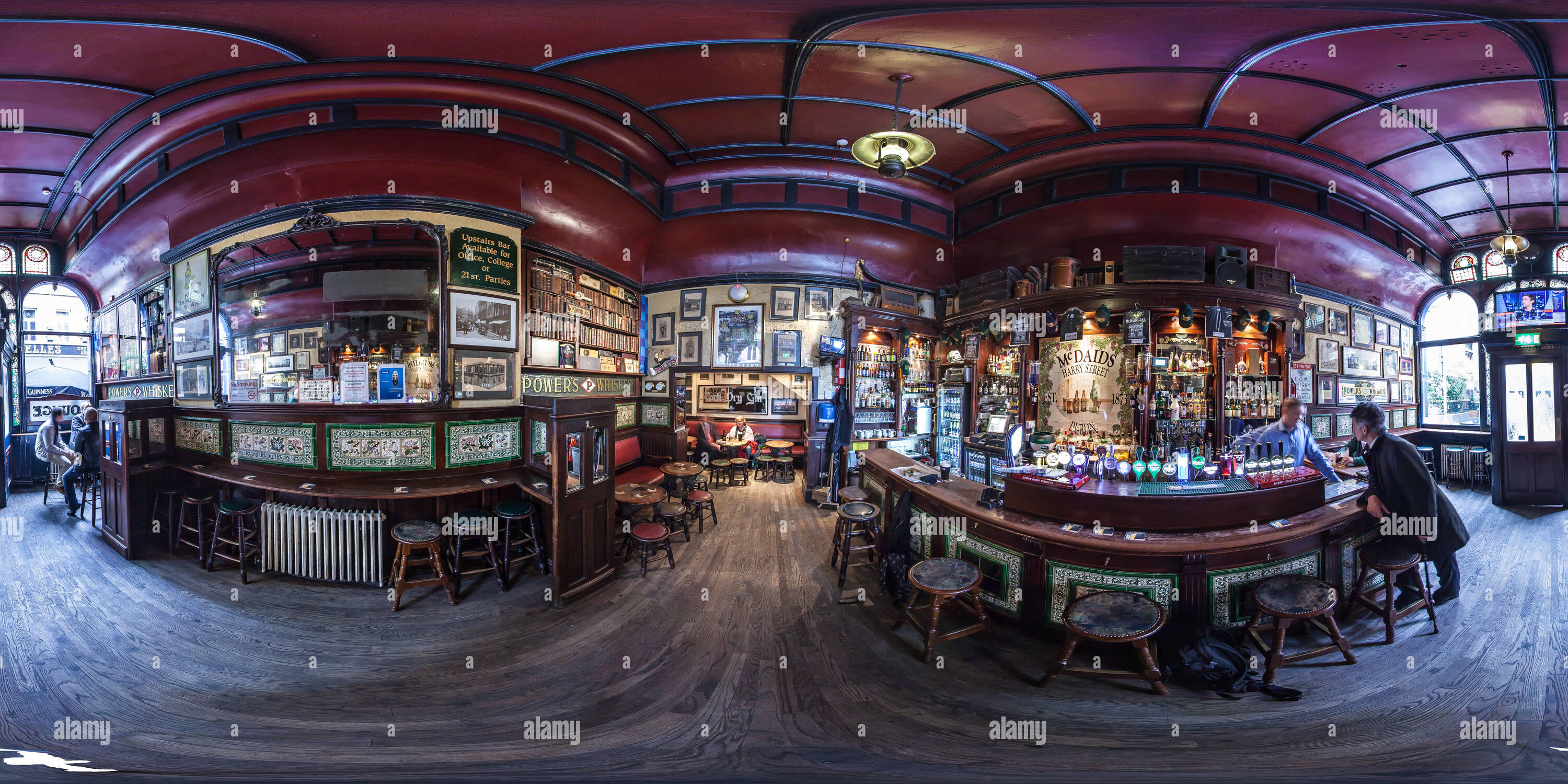 360° view of McDaids Pub in Dublin, Ireland - Alamy