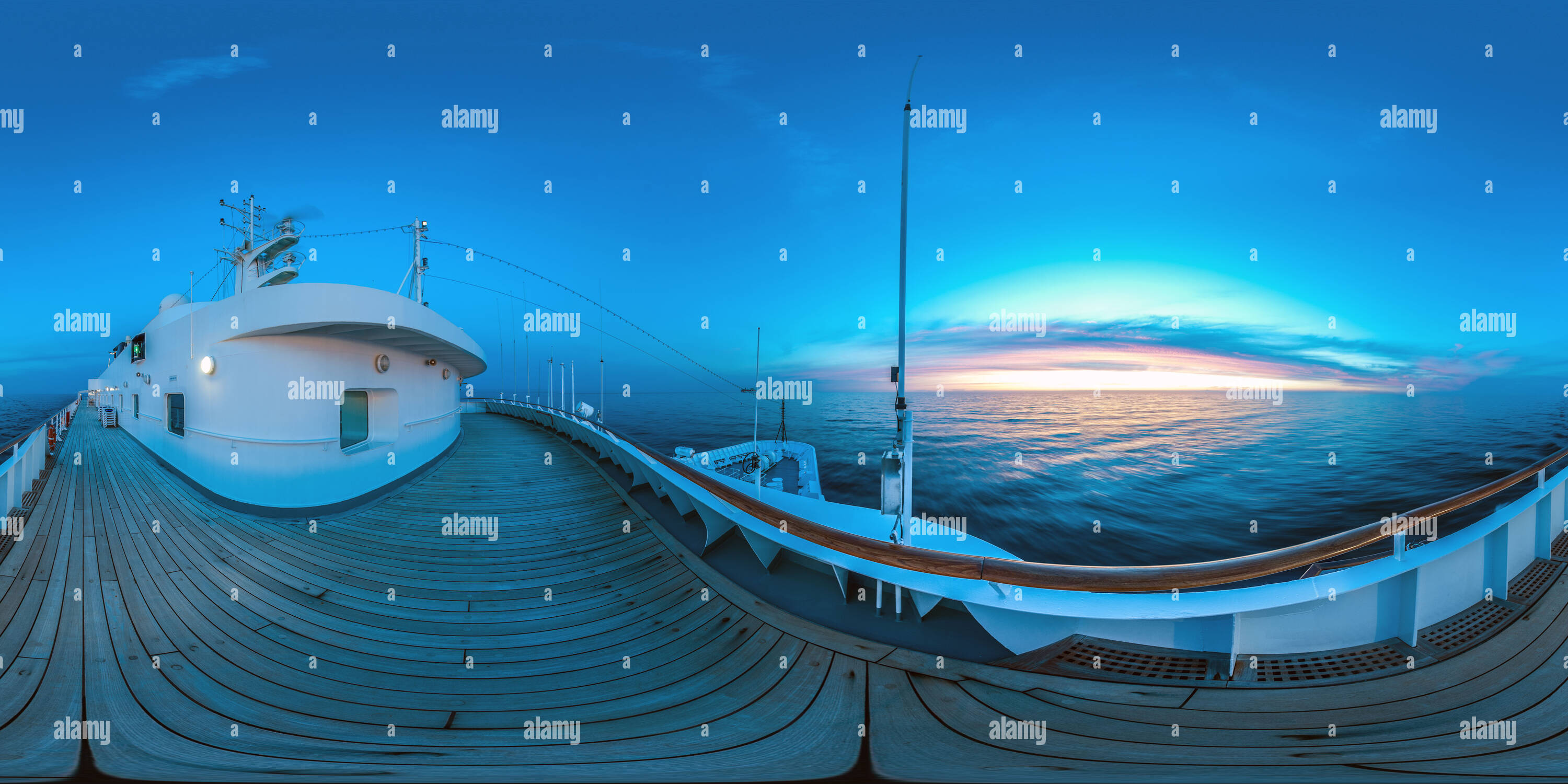 360° view of Promenade Deck, MV Minerva - Alamy
