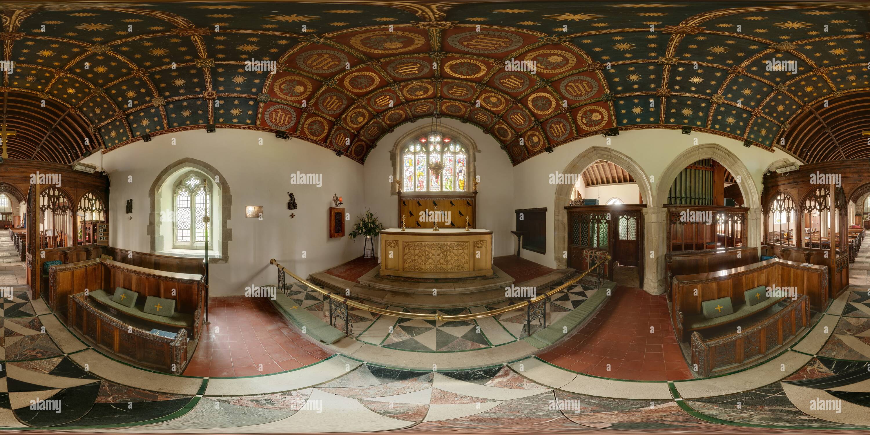 360° view of St Newlyn East Church, the Chancel - Alamy