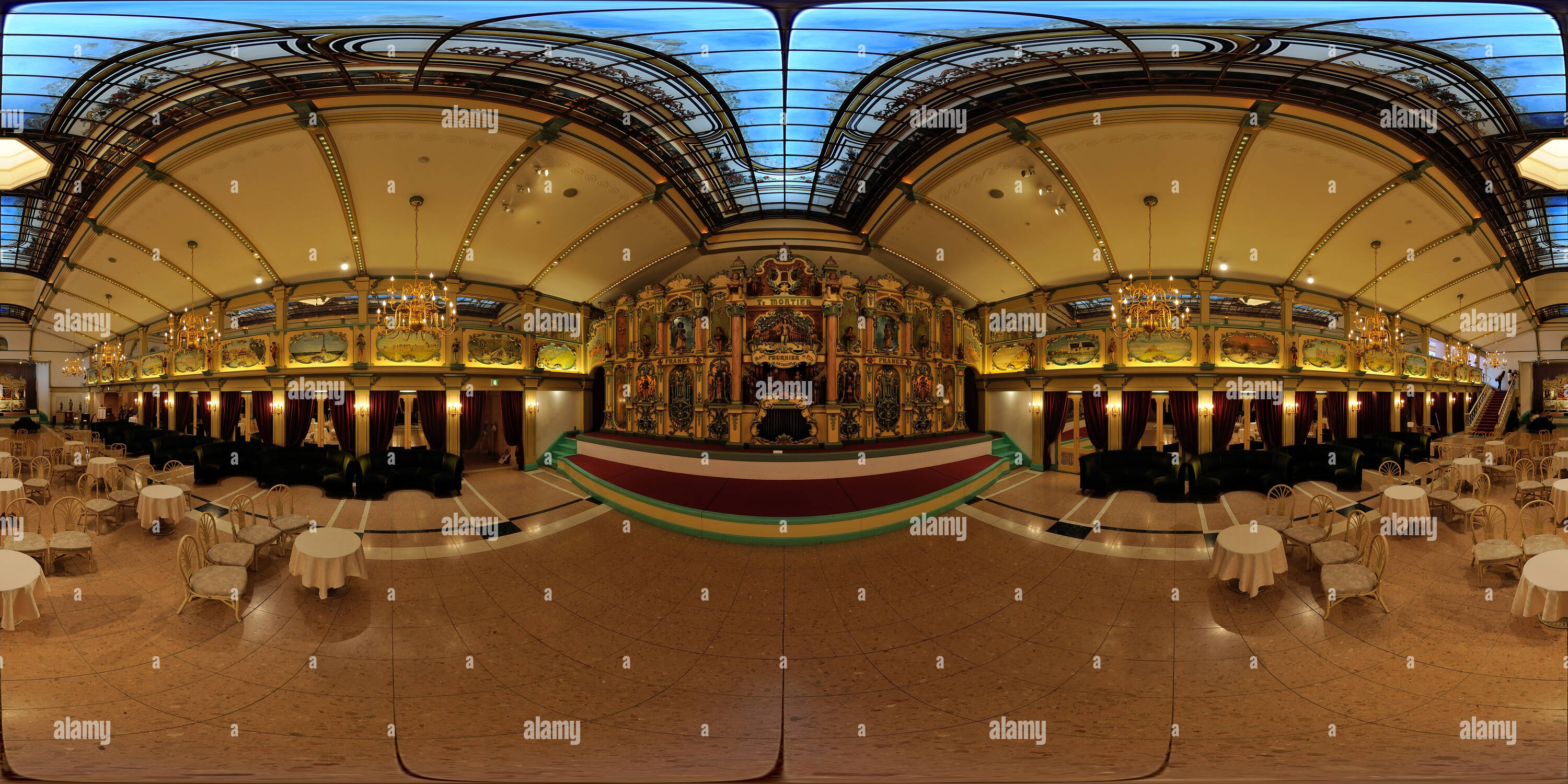 360° view of Automatic playing pipe organ hall - Alamy