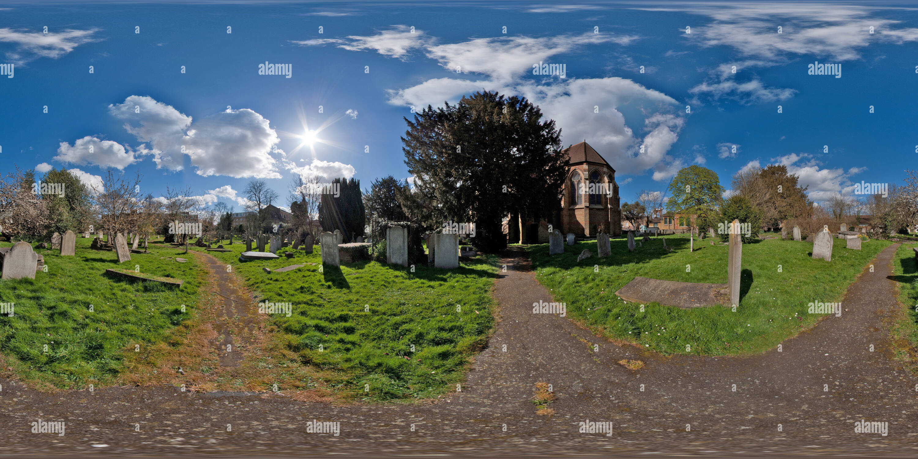 360° view of London Tooting Old Cemetery - Alamy