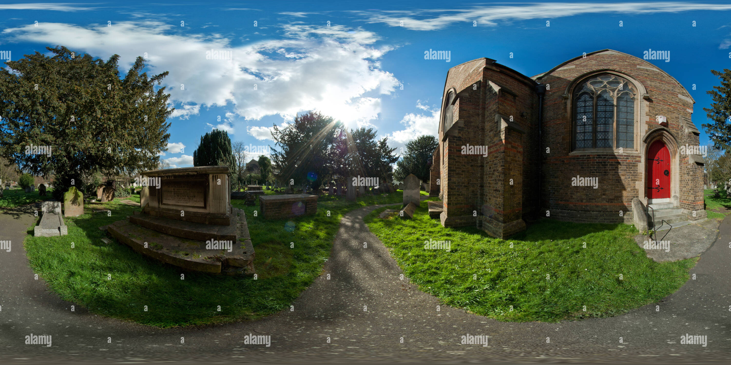 360° view of London Tooting Old Cemetery - Alamy