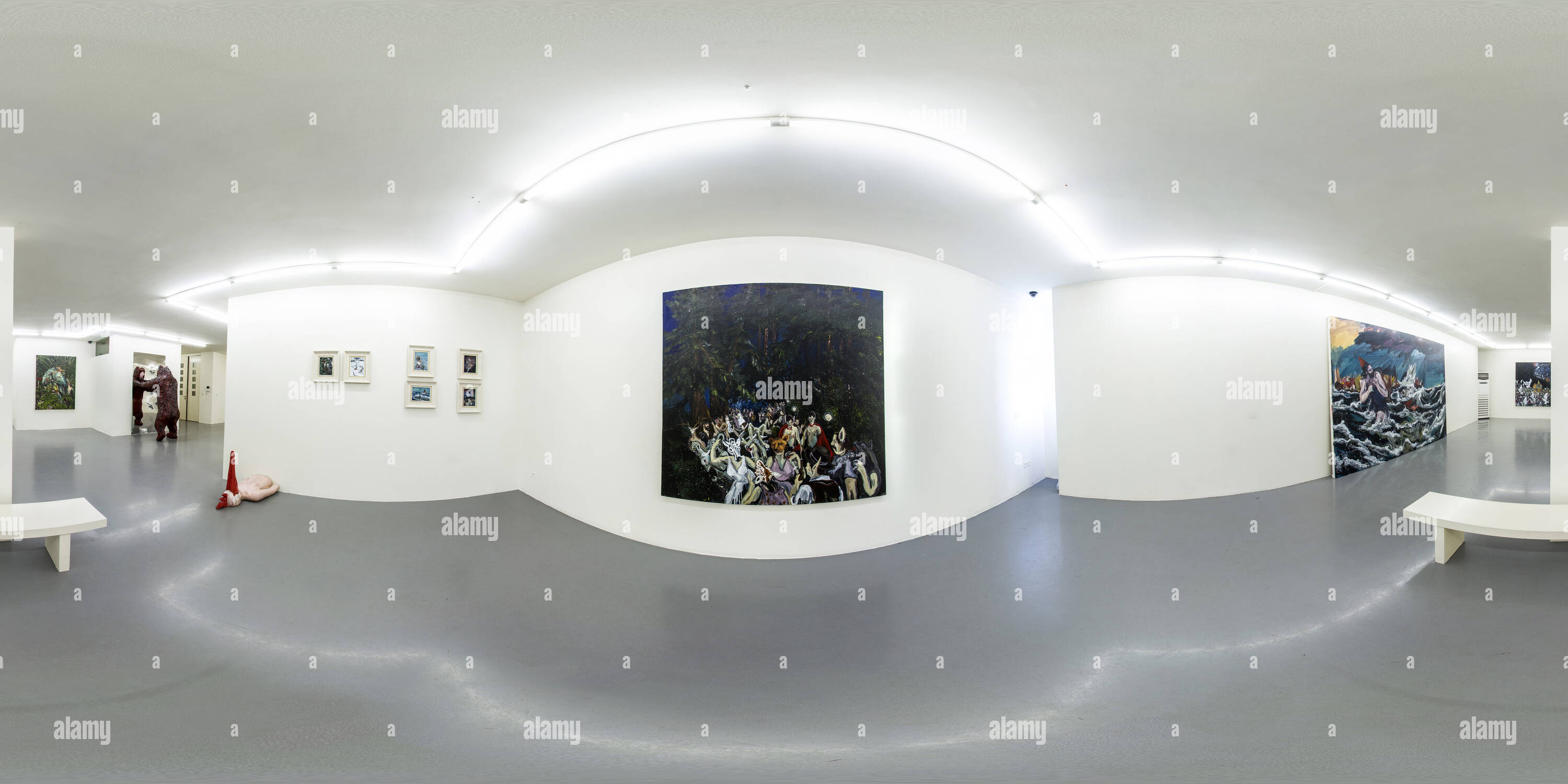 360° view of Etemad Art Gallery Jun 2014 Ramtin Zad Nocturnal 03 - Alamy