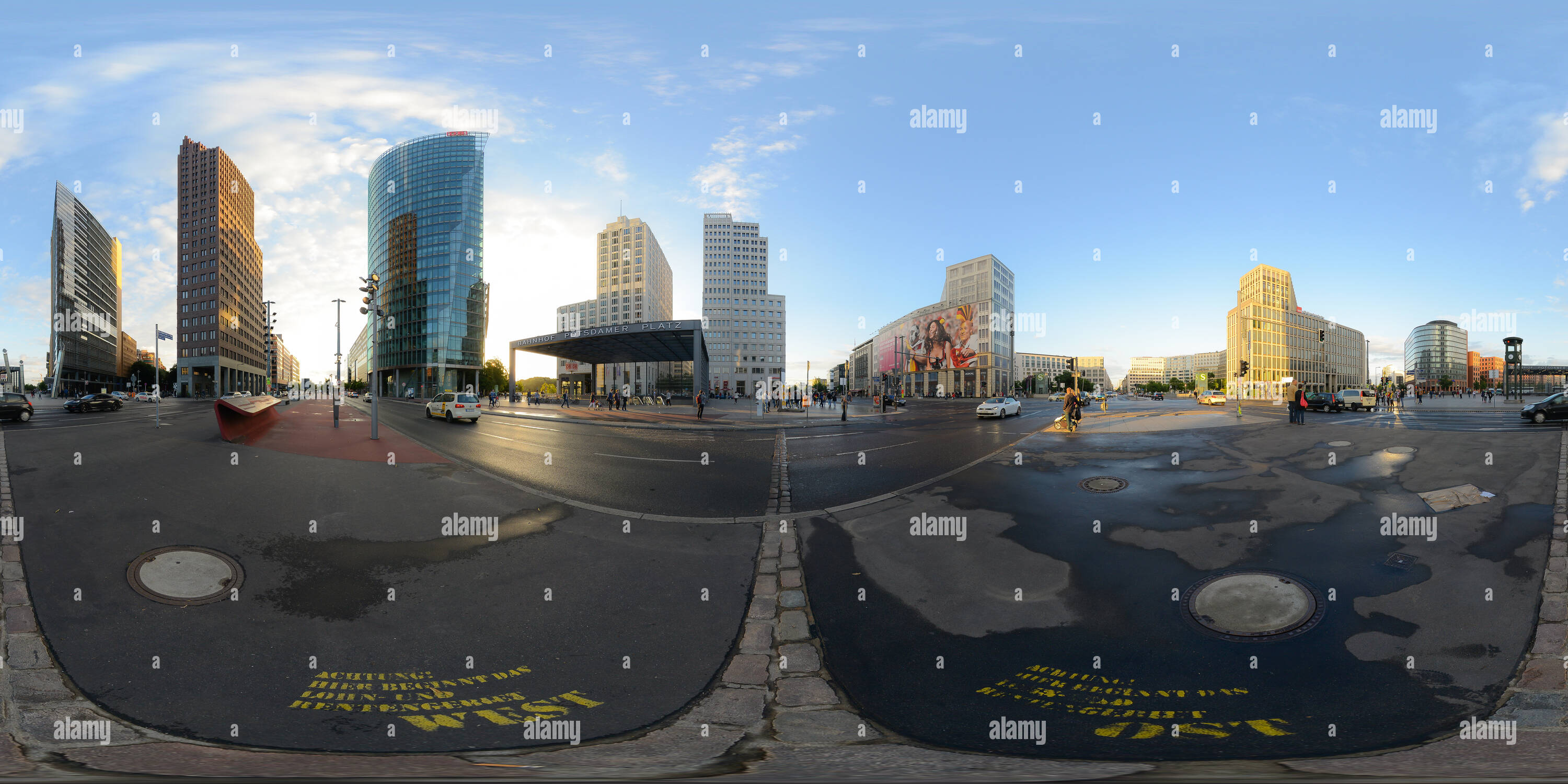 360° view of Potsdamer Platz, wall-line - Alamy