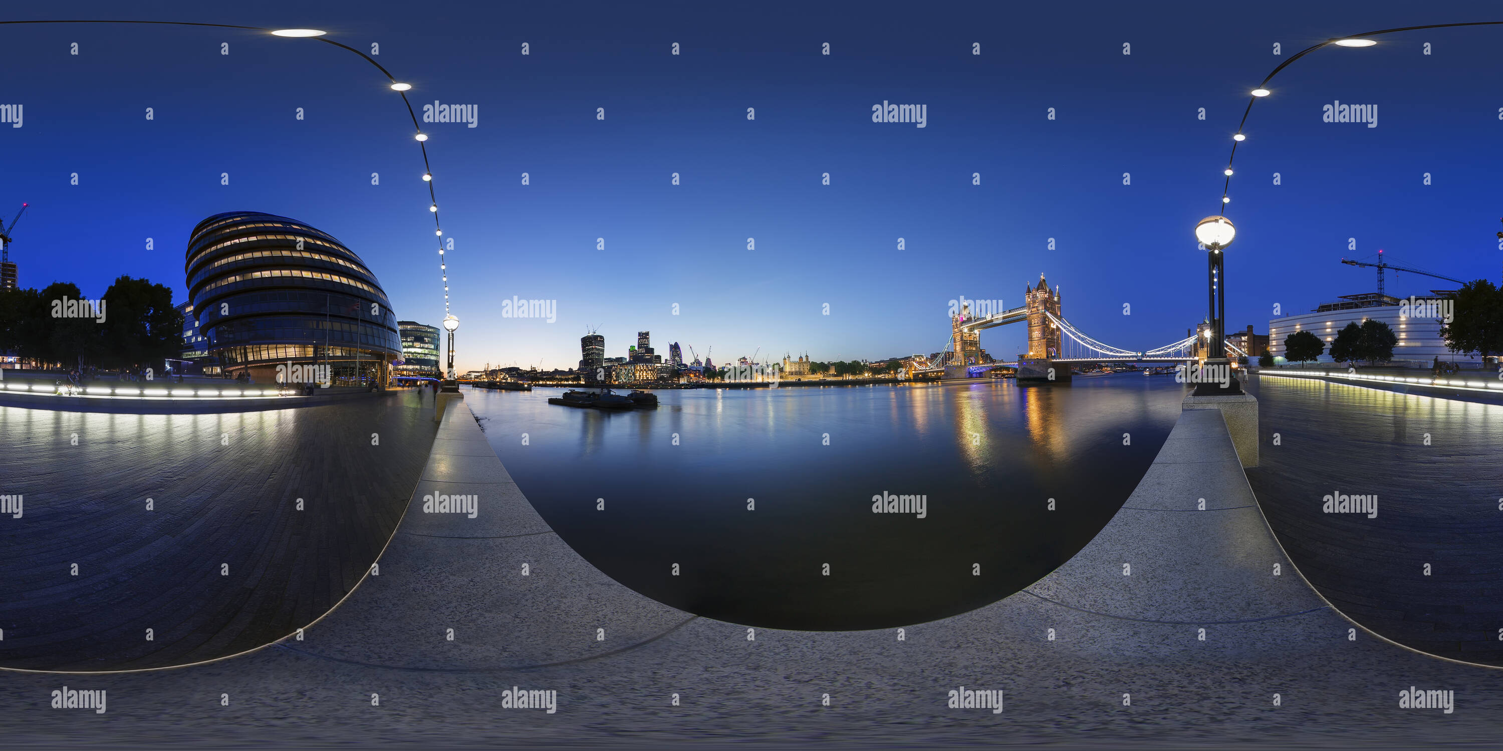 360° view of Tower Bridge London - Alamy