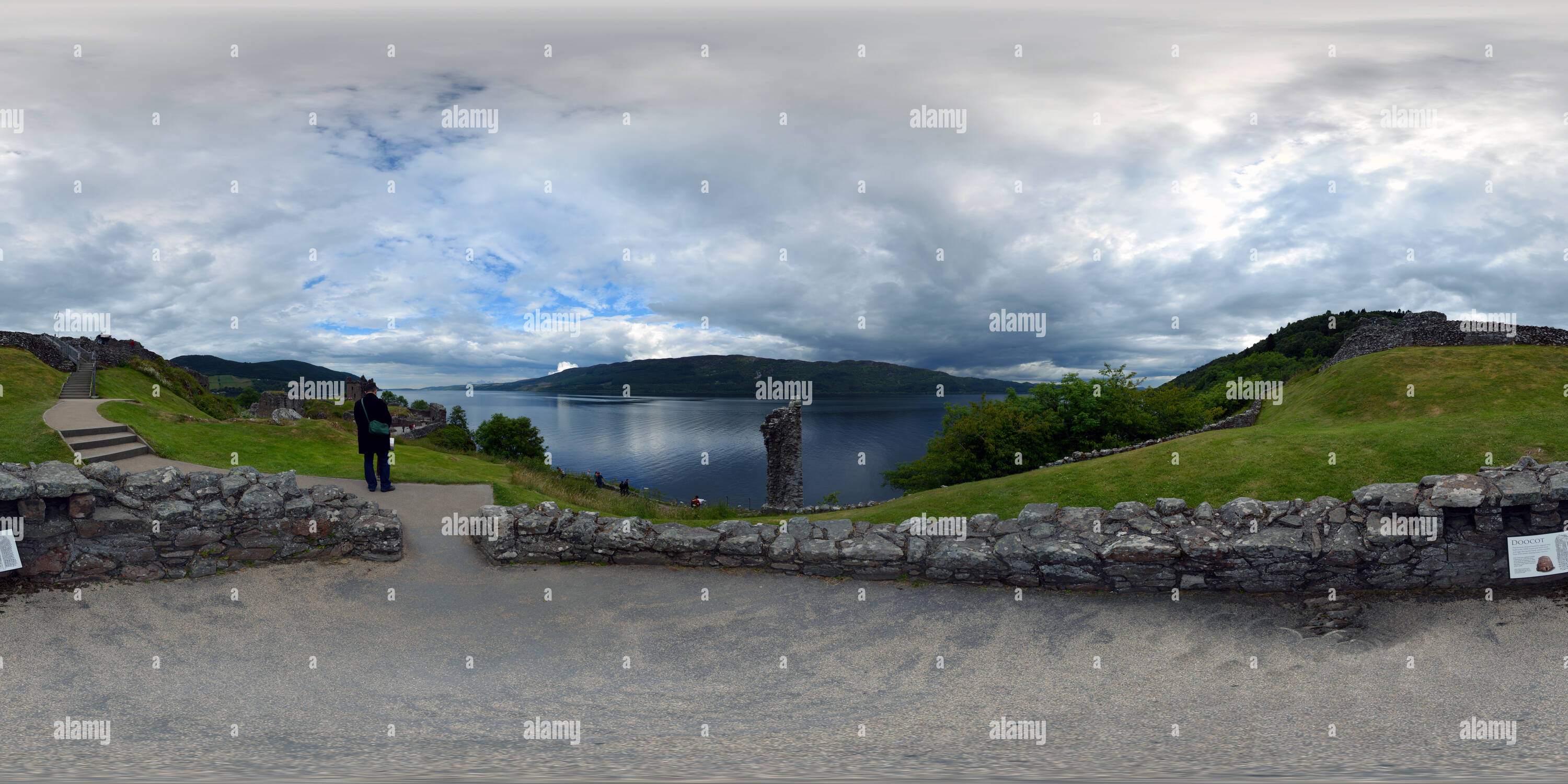 360° view of Urquhart Castle Scotland Doocot - Alamy