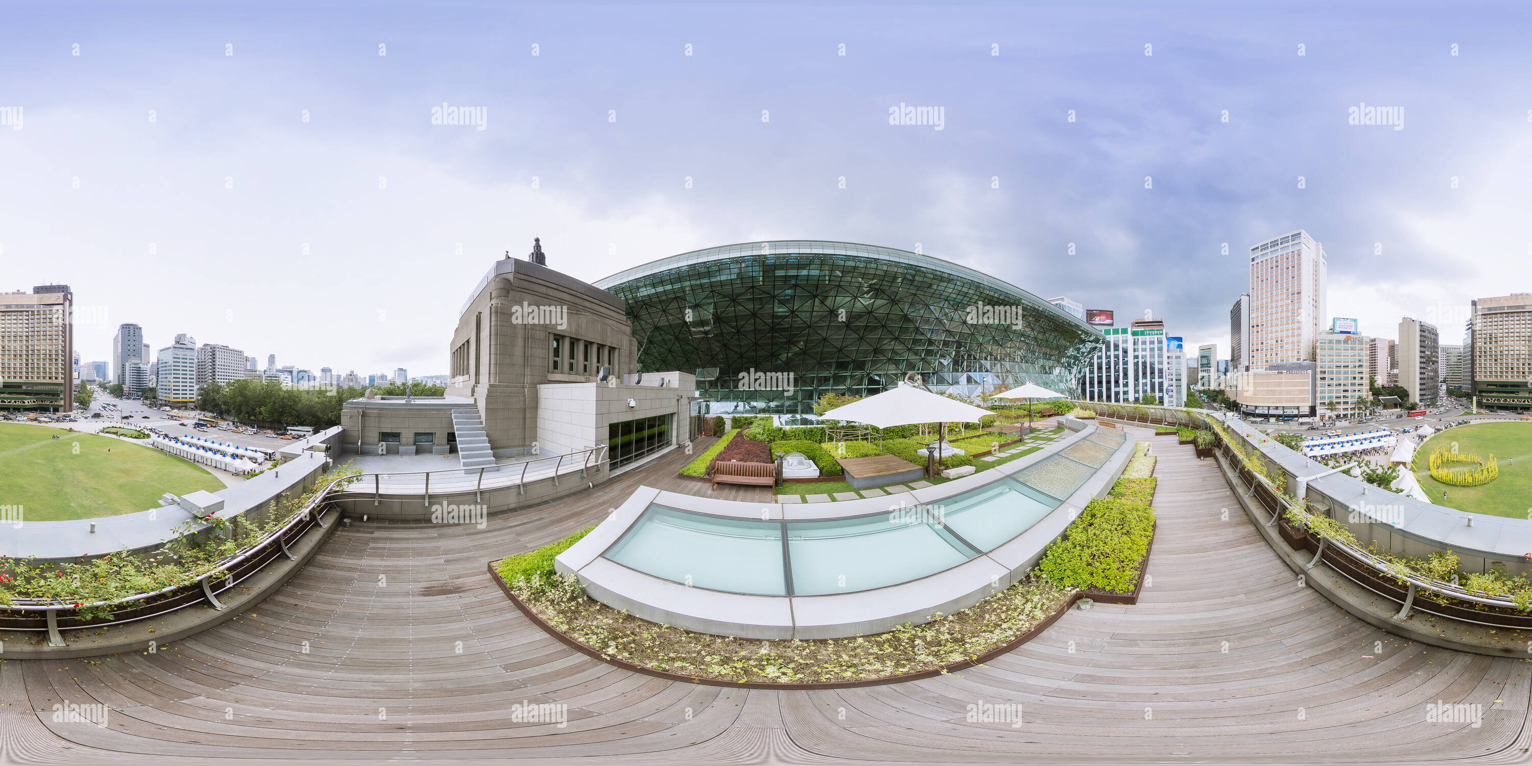 360° view of Seoul Metropolitan Library roof garden2 - Alamy