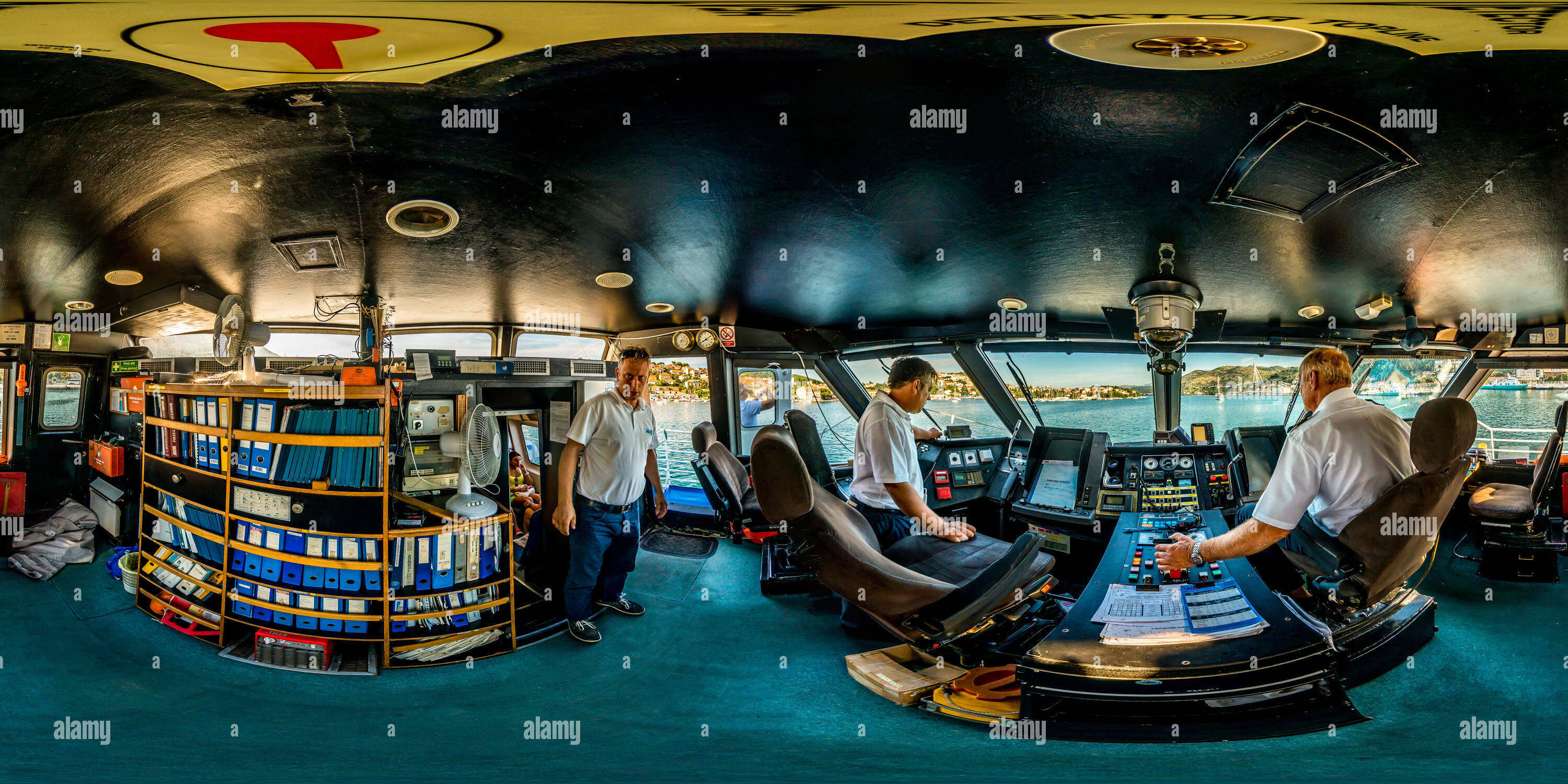 360° view of Captain bridge on MB Nona Ana - Alamy