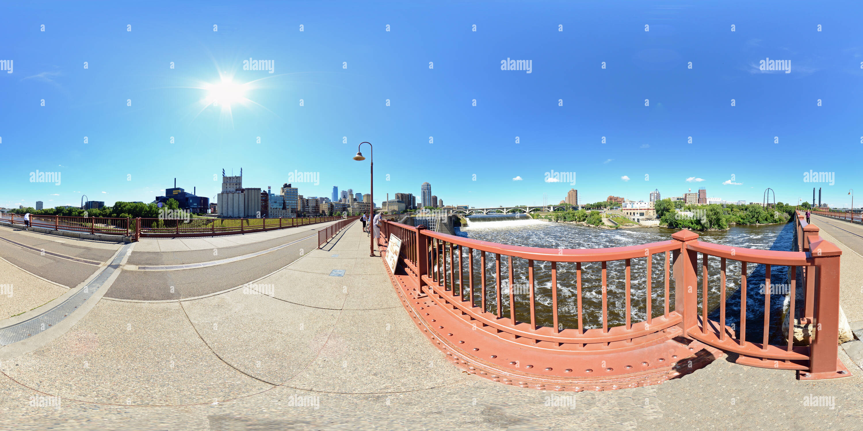 360° view of Stone Arch Bridge St Anthony Falls - Alamy