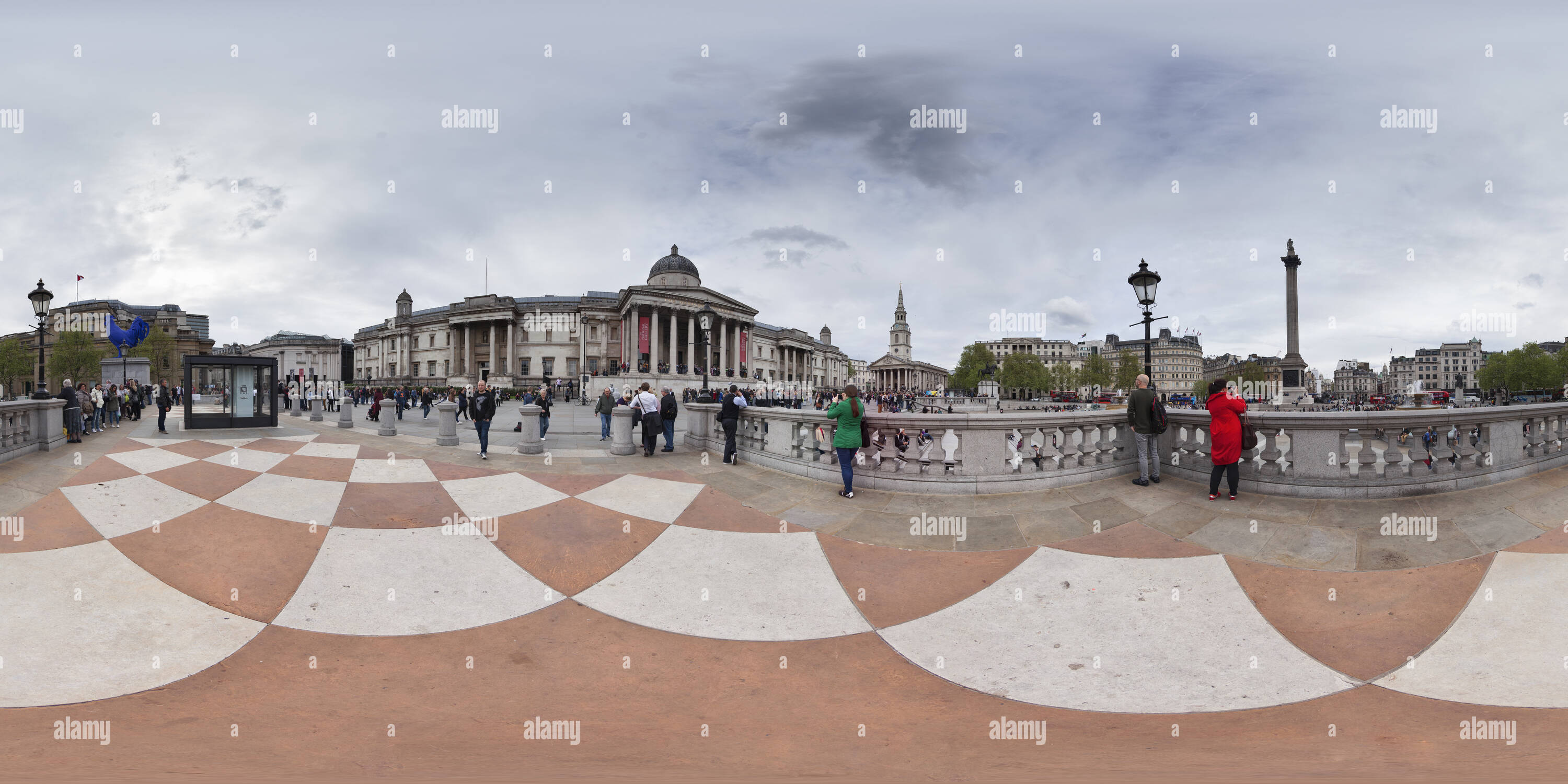 360° view of Trafalgar Square - London - Alamy