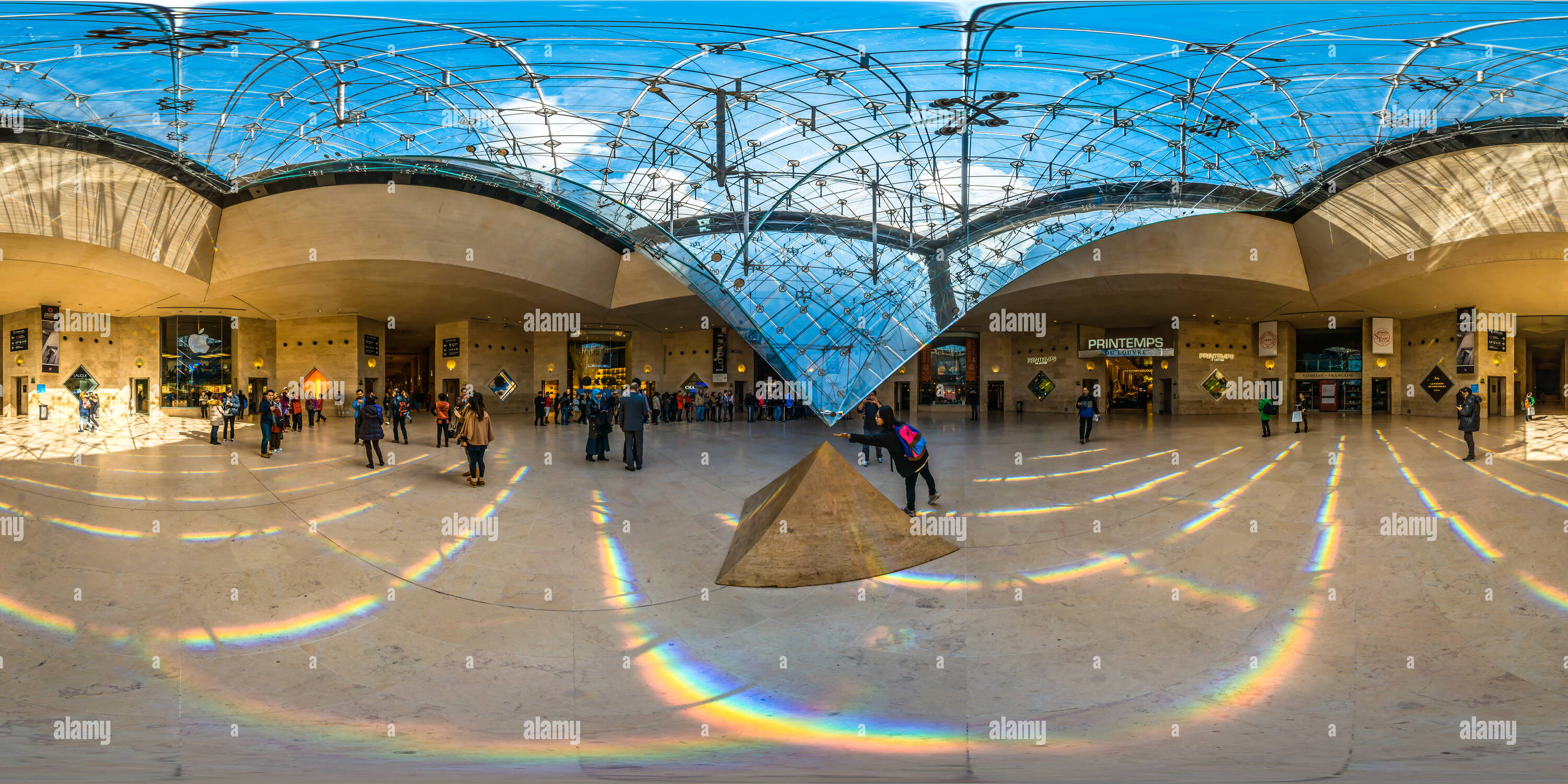 360° view of La Pyramide Inversée - Alamy