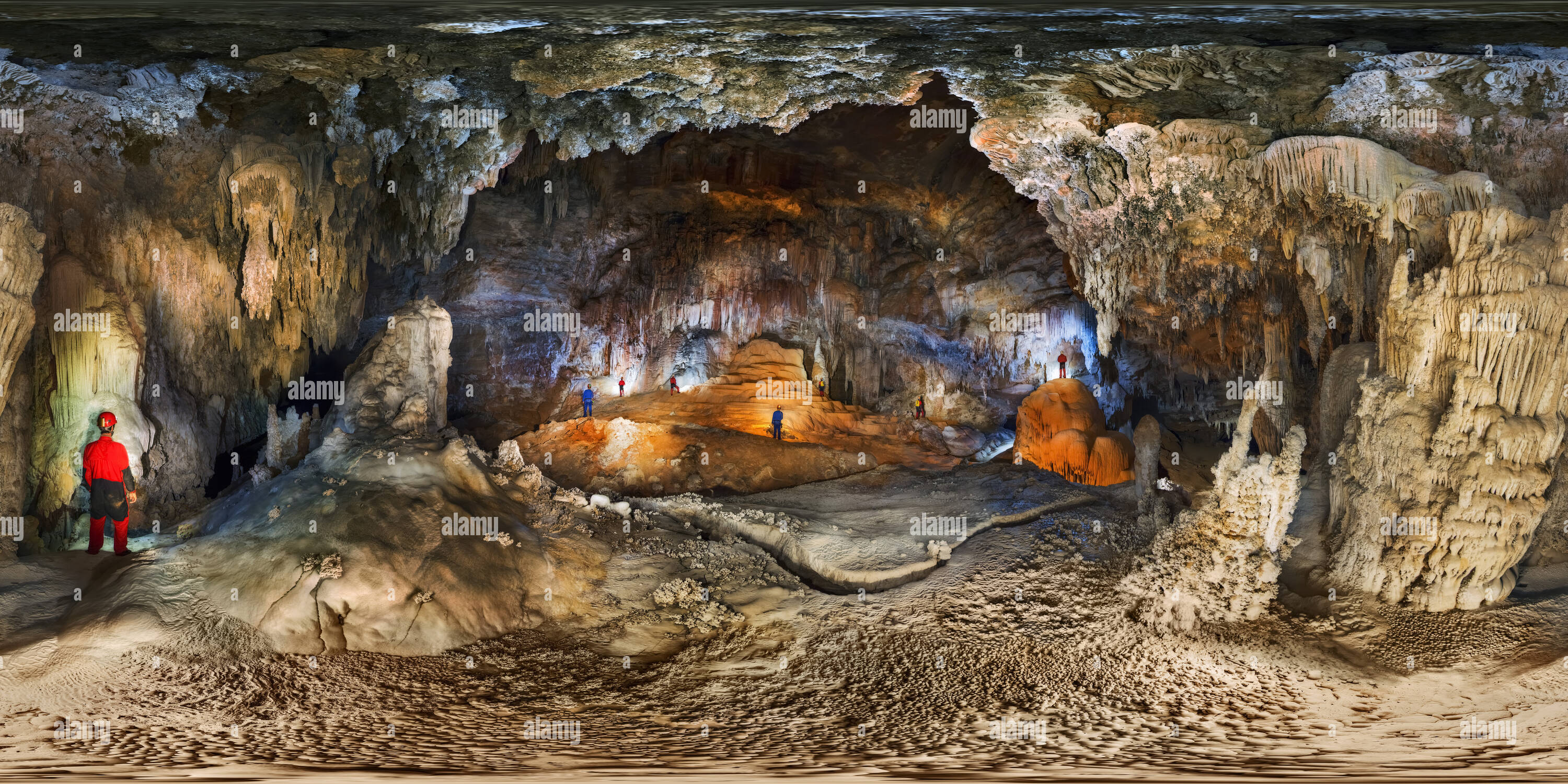 360° view of Cave's treasure - Alamy