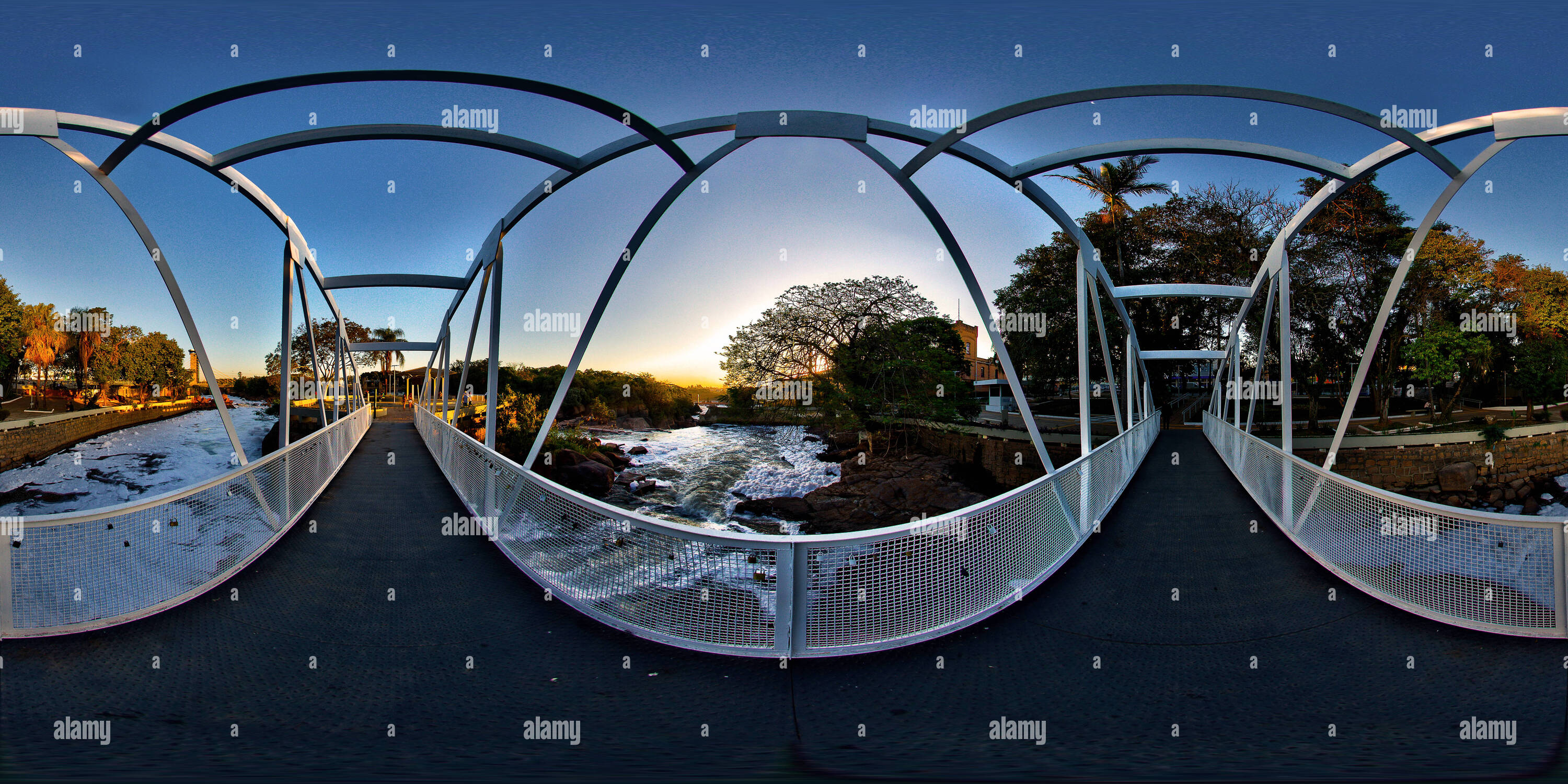 360° view of Tietê River Memorial's Bridge - Alamy
