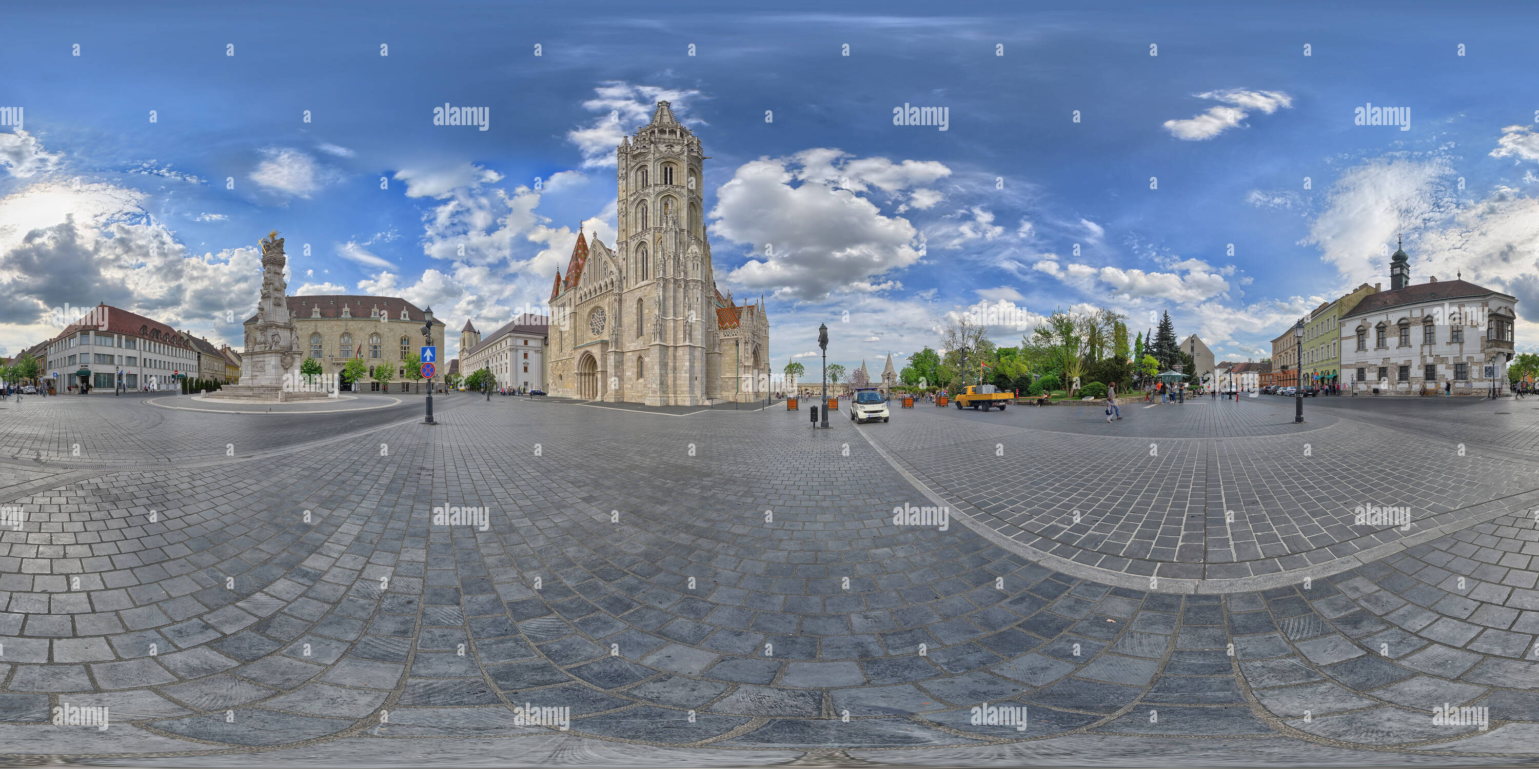 360° view of Budapest Szentháromság tér - Alamy