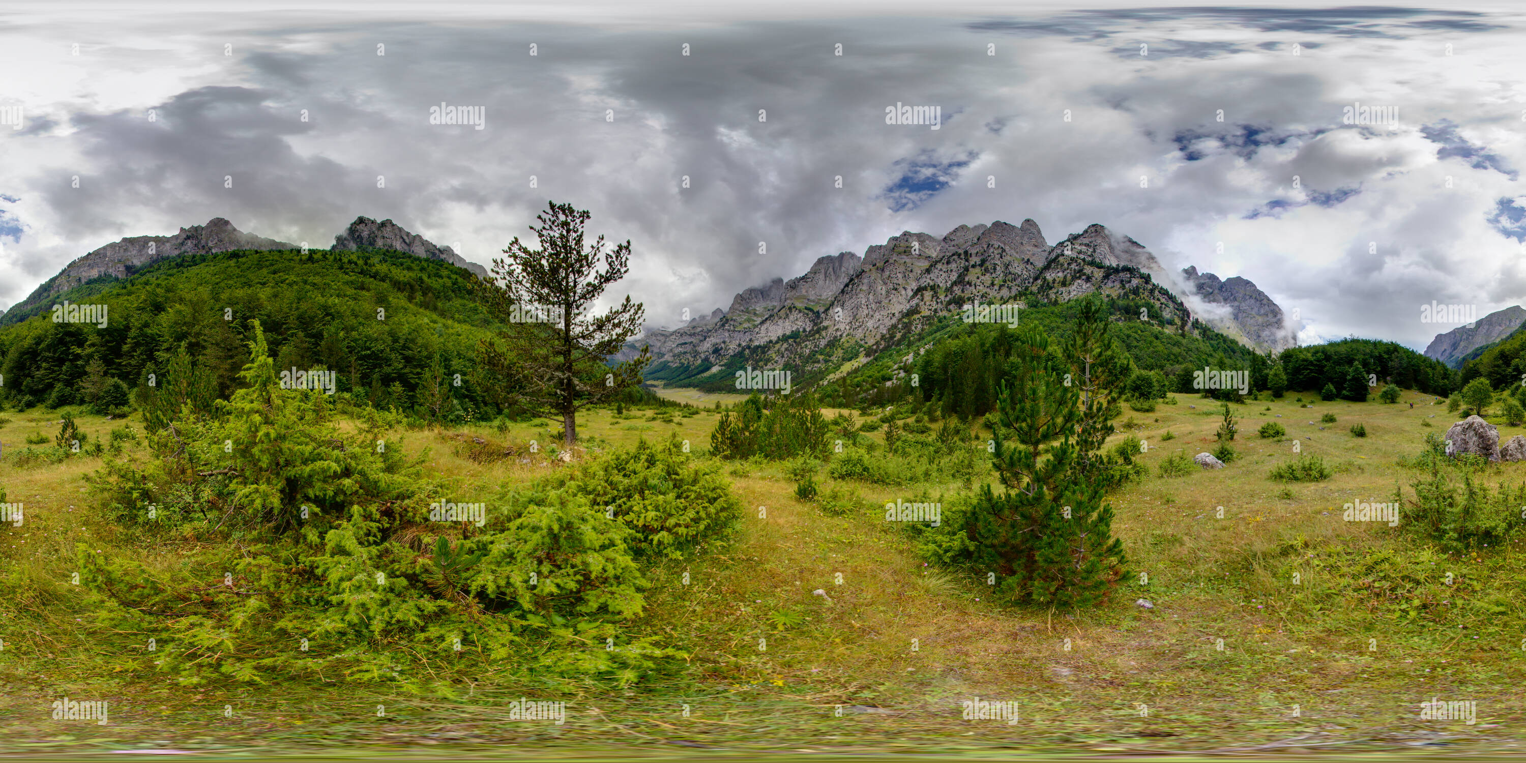 360° view of NP Prokletije, mountain valley near Vusanje 1 - Alamy