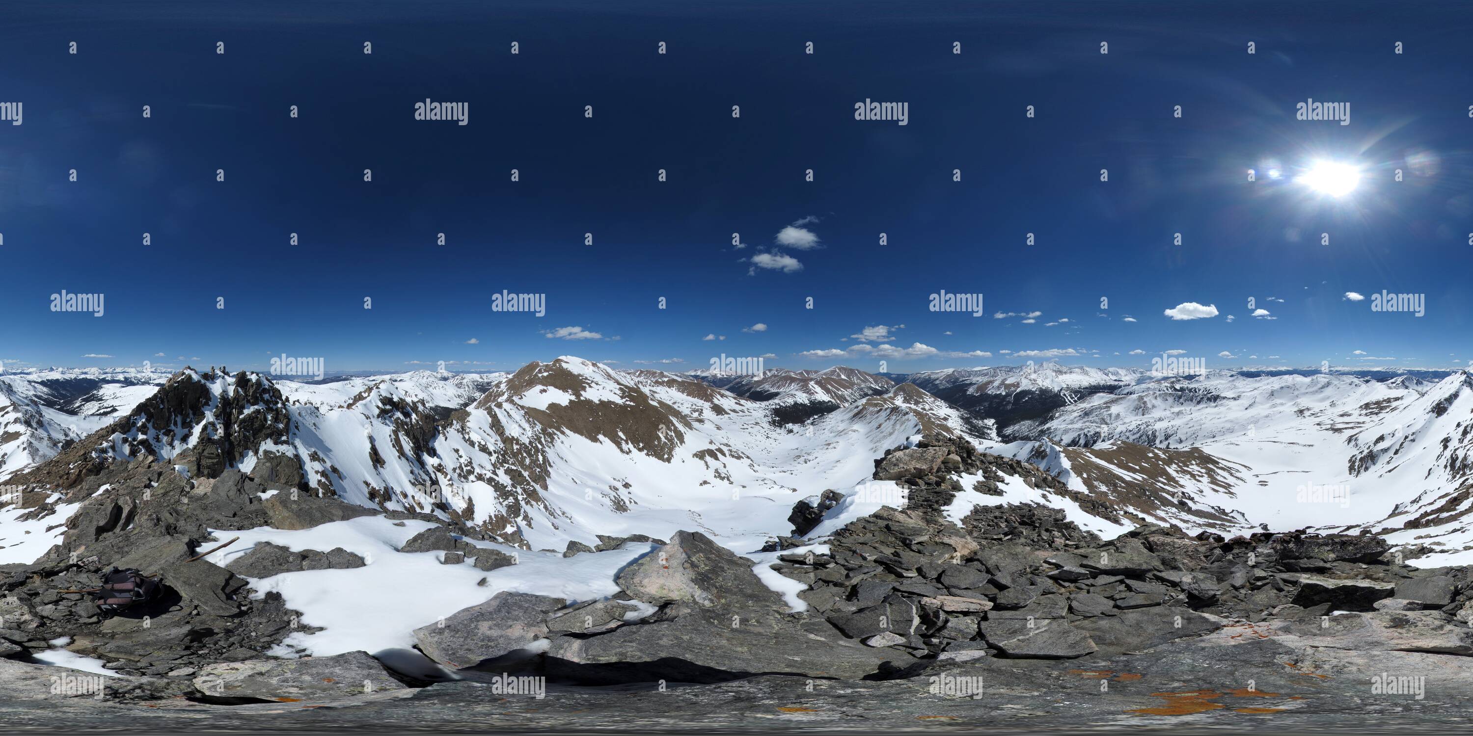 360° view of "The Citadel" (13294'/4052m) summit (east peak - Alamy